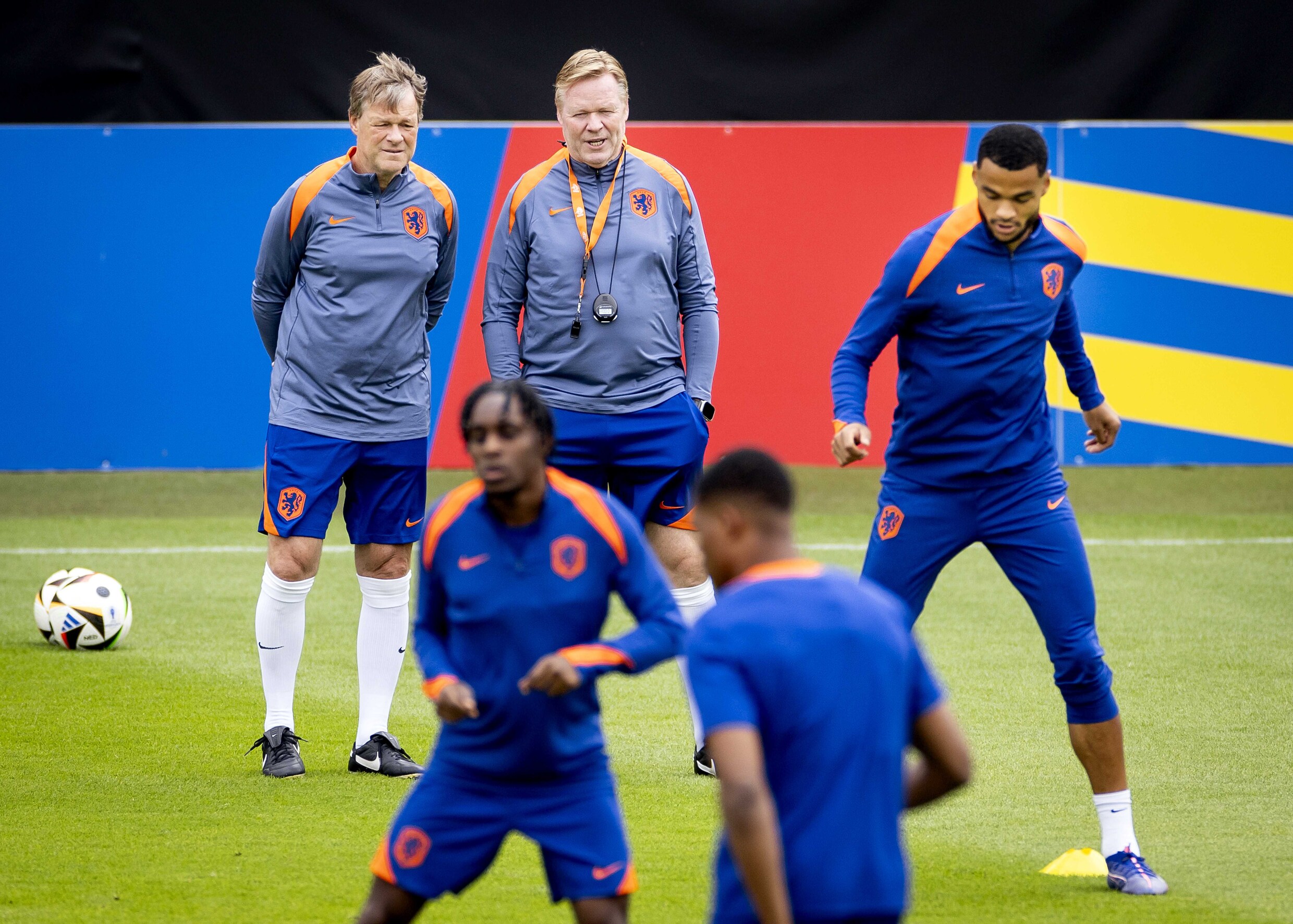 Koeman hoopt dat Oranje niveau van duel met Roemenië opnieuw haalt in ...