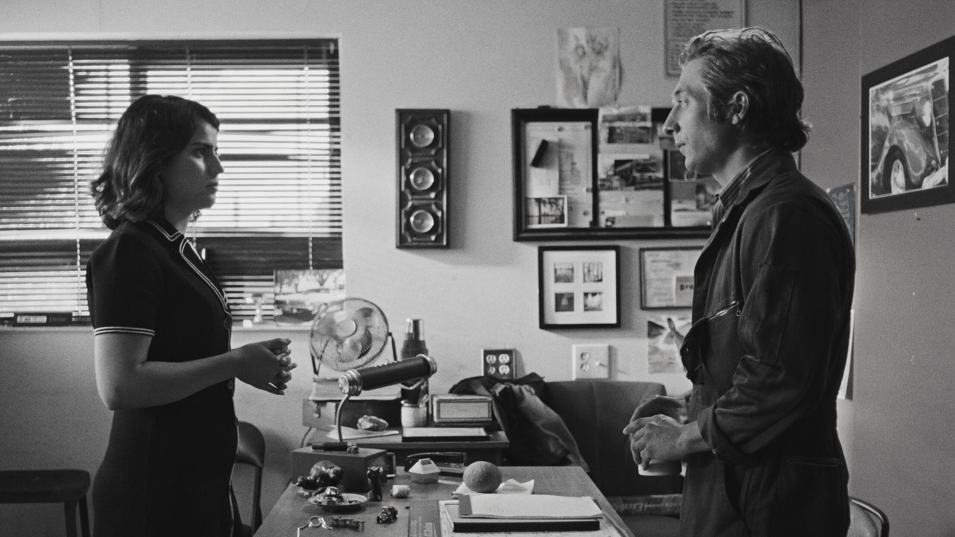 Een alleraardigste film die geregeld doet denken aan de milde ...