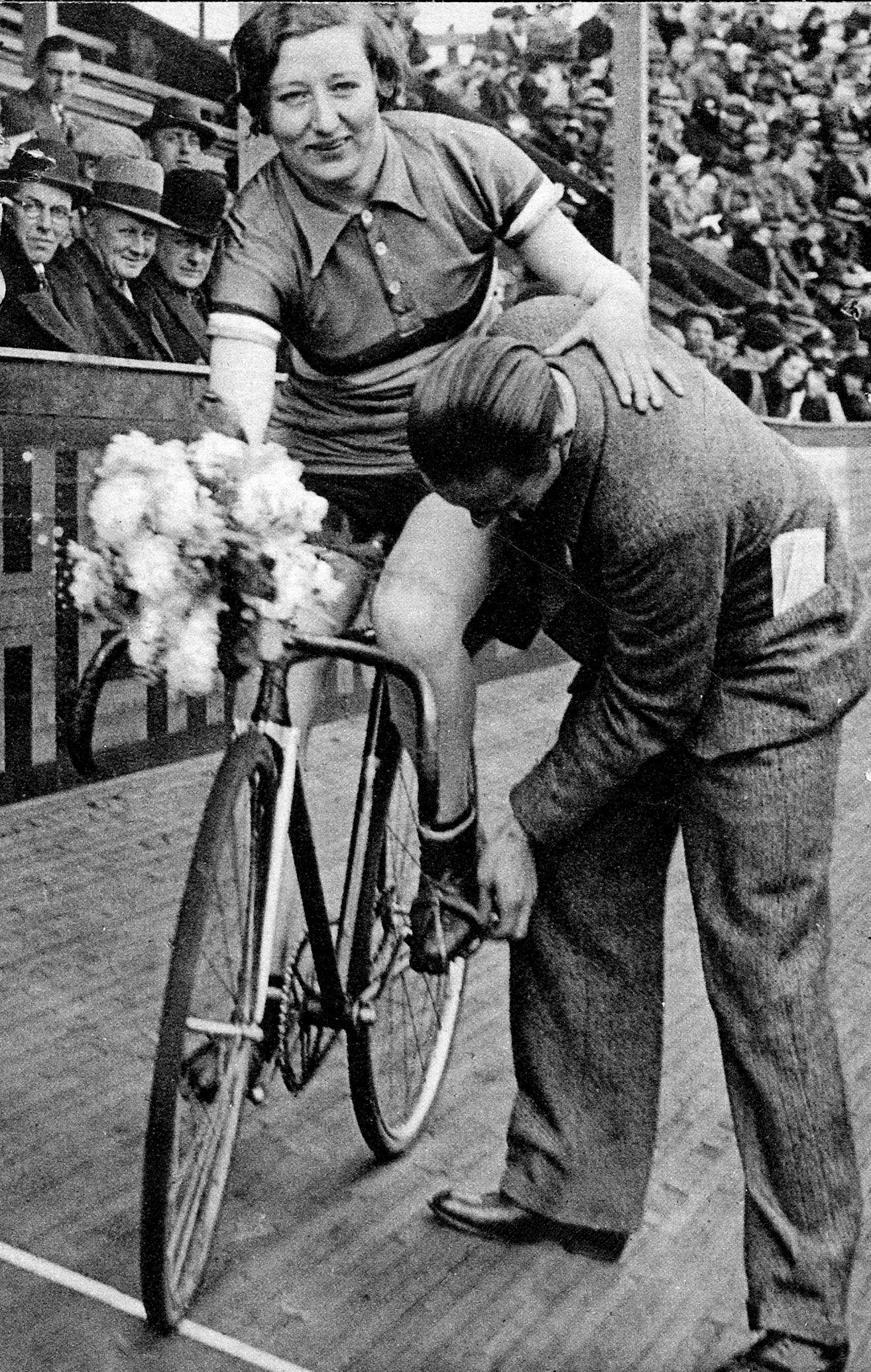 Pionier in plusfour: Mien van Bree, de eerste Nederlandse ...