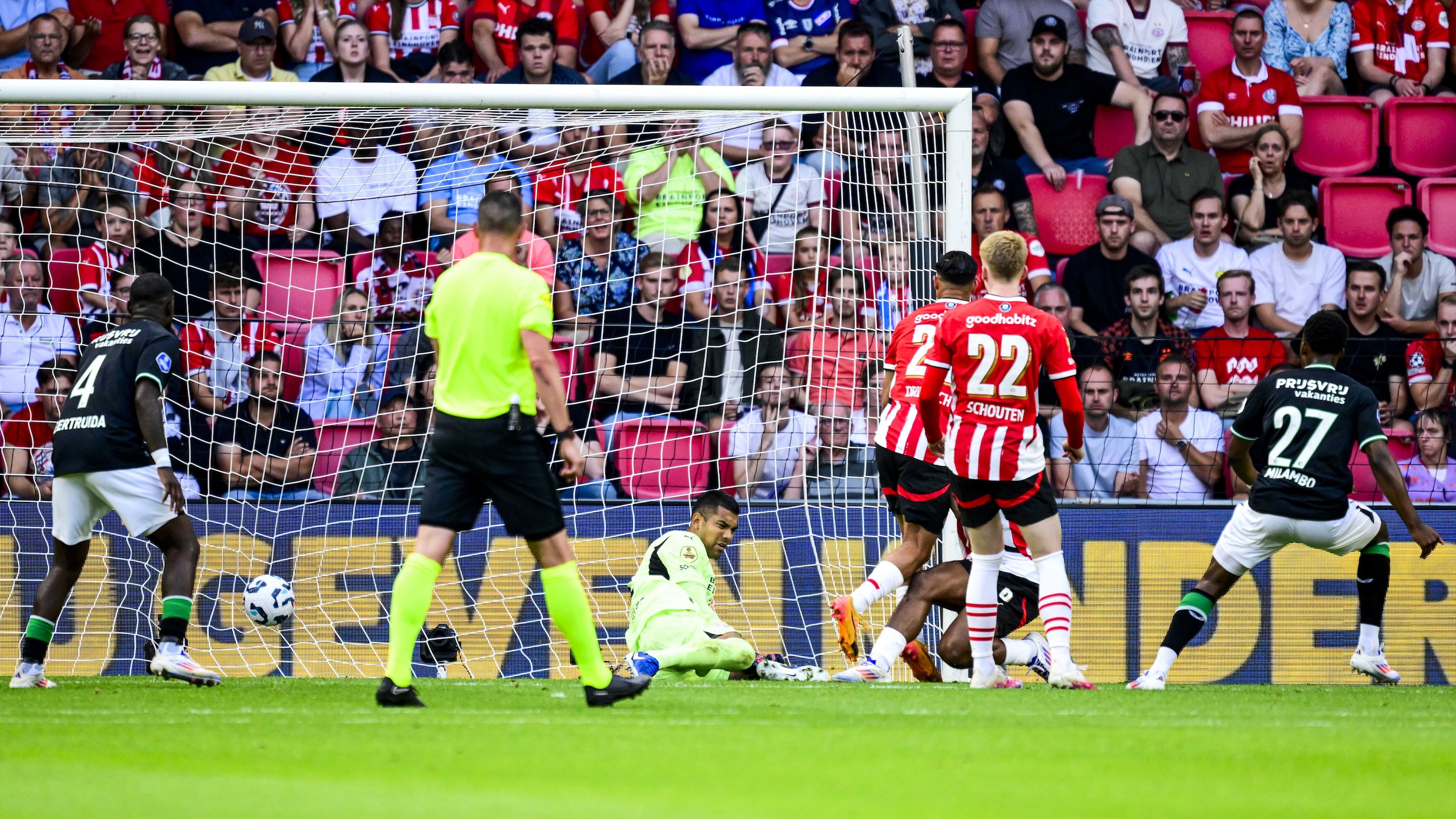 Trainers Feyenoord en PSV zien vooral verdedigend ruimte voor verbetering | de Volkskrant