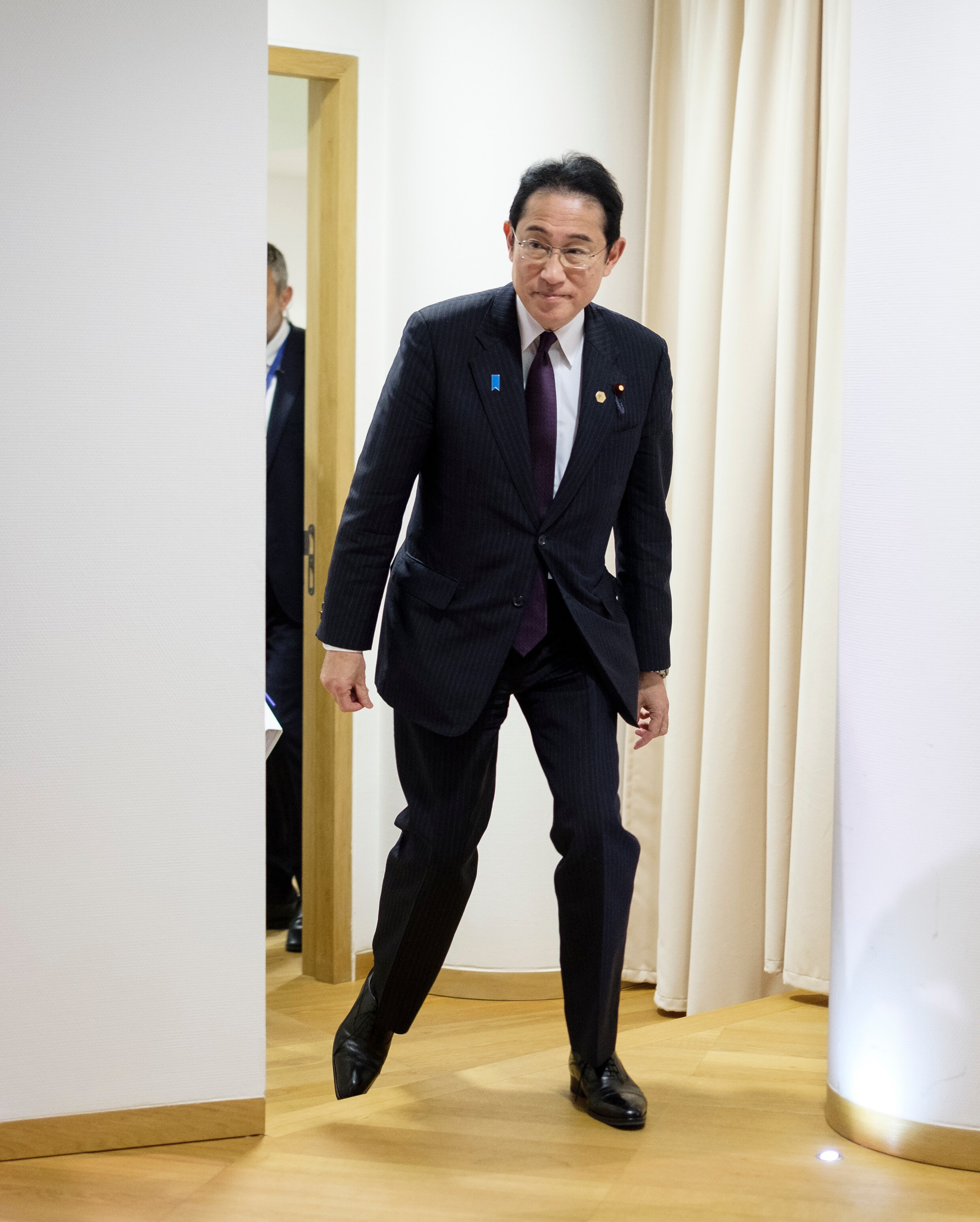 Fumio Kishida groeide als zoon van Hiroshima op als vredesduif, maar ...