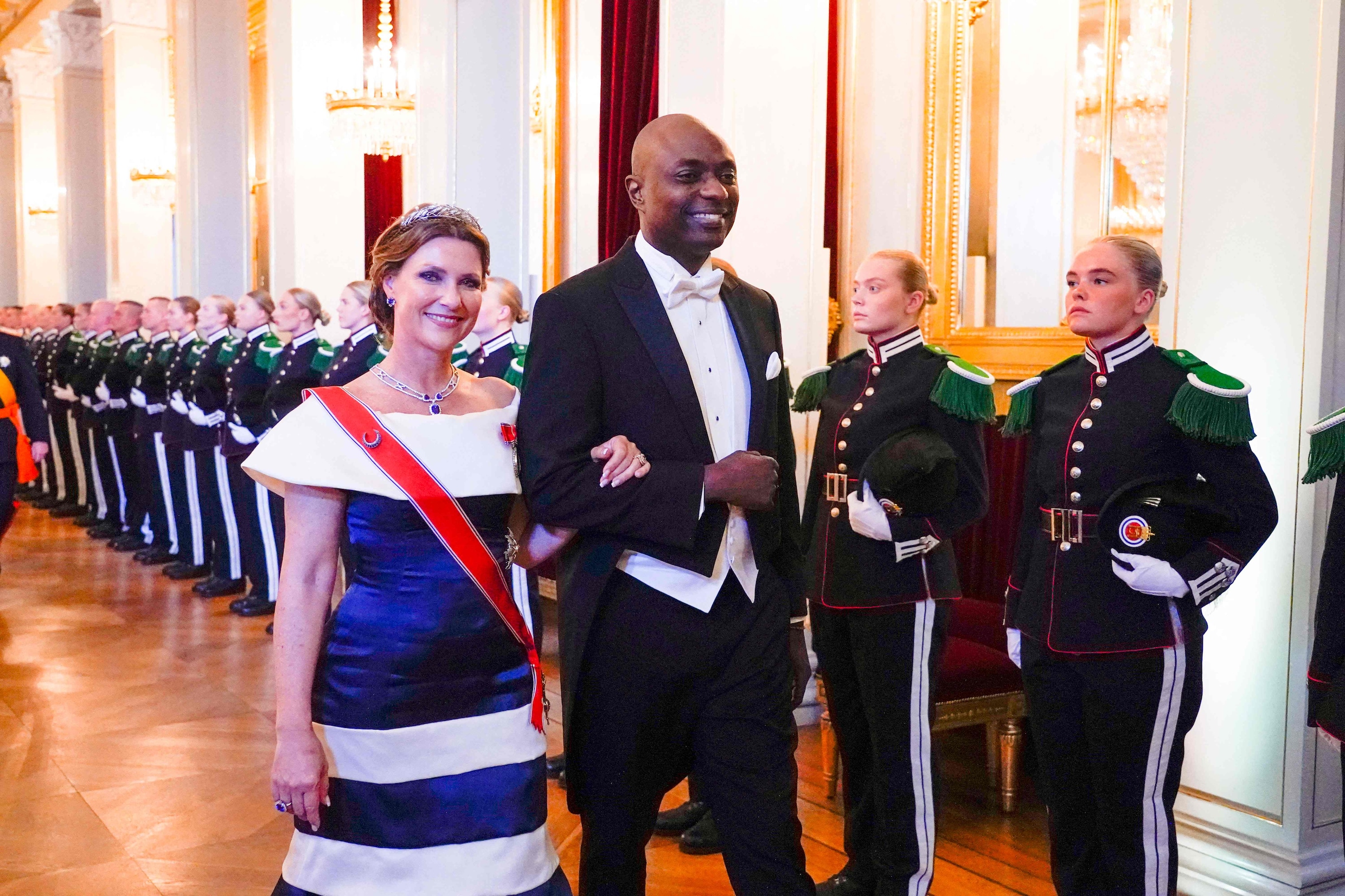 Noorse prinses Märtha Louise trouwt met Amerikaanse sjamaan, een ‘farao ...