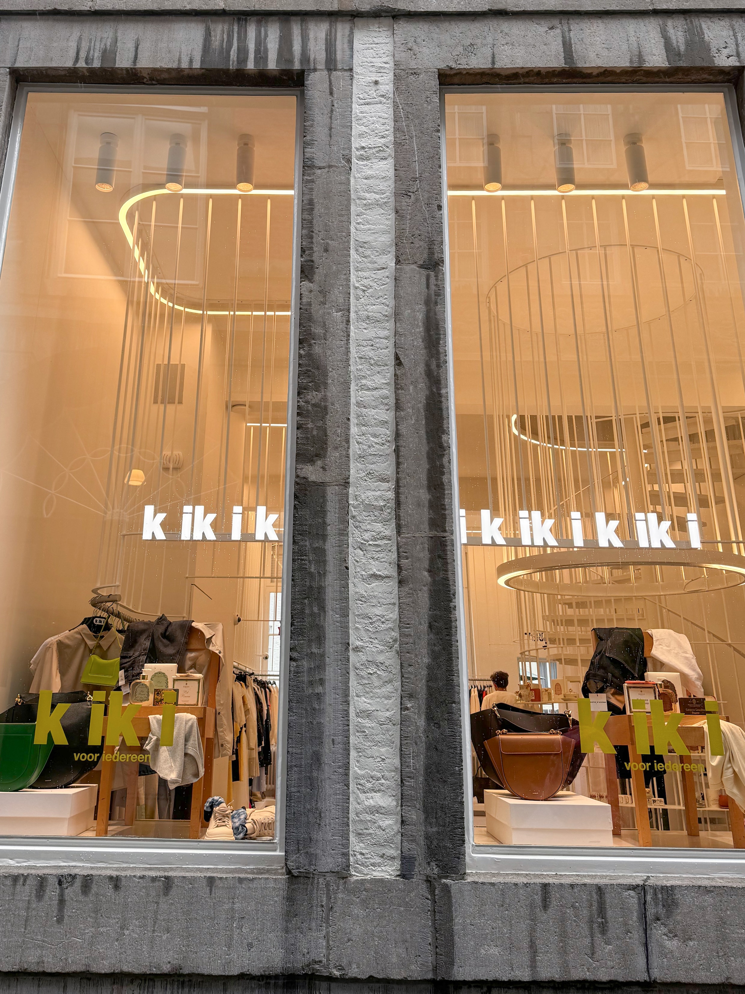 Kan écht iedereen nu de mode kopen van de chique boetiek Kiki Niesten ...