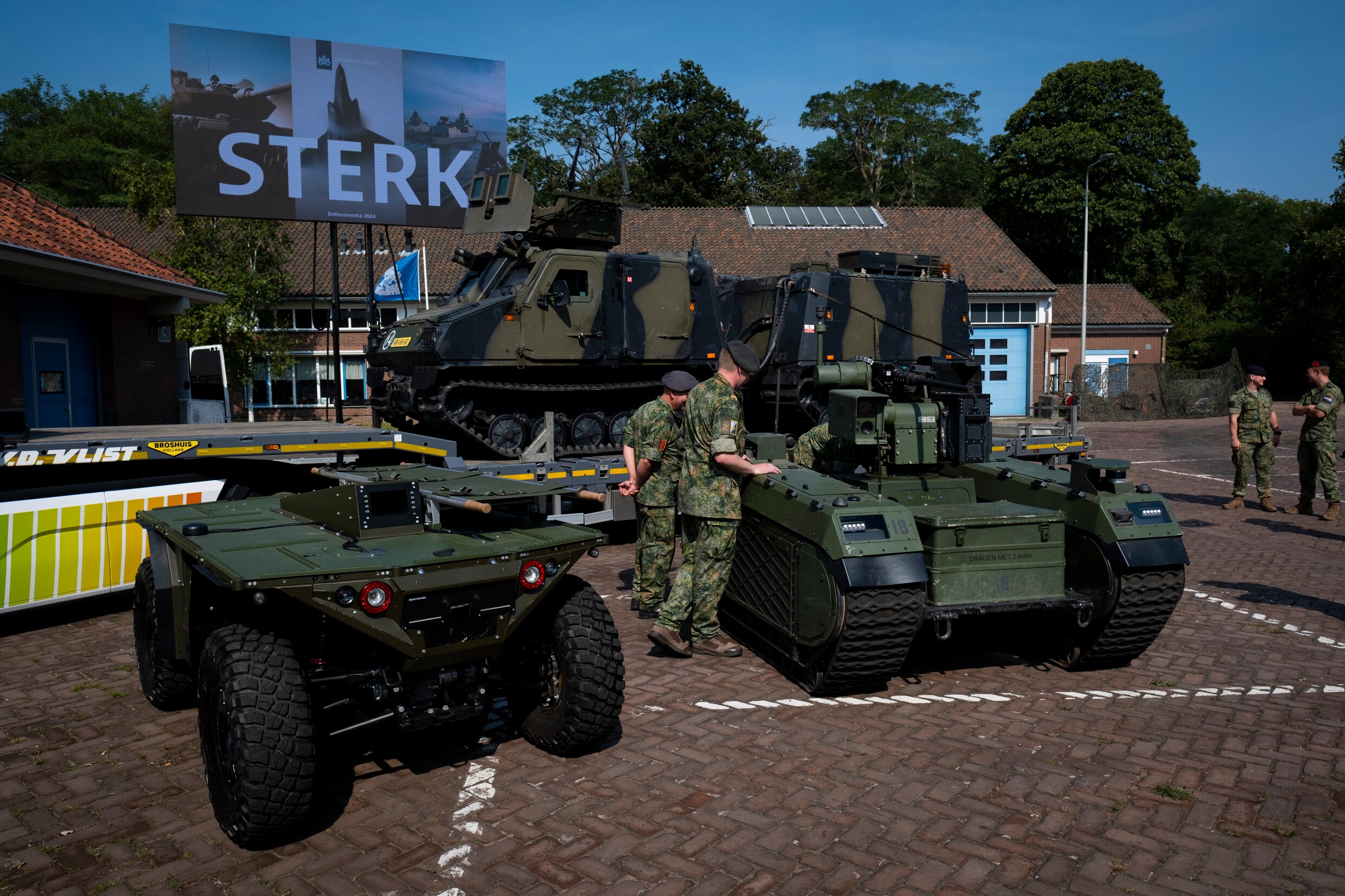 Prominenten pleiten voor investeringsbank om grote projecten te ...