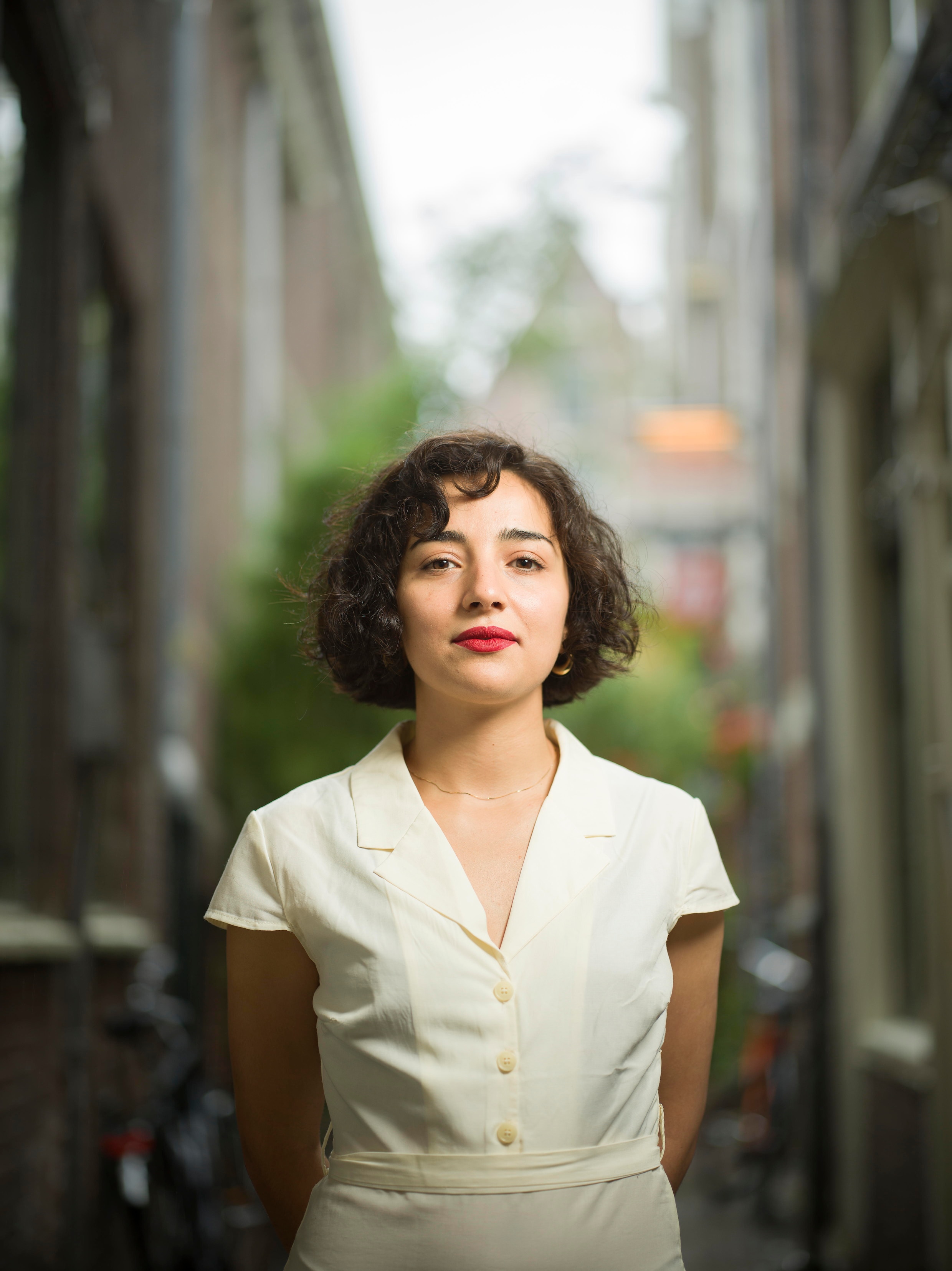 Recensie: ‘Oroppa’ van Safae el Khannoussi is een fenomenale debuutroman die je meteen wilt ...