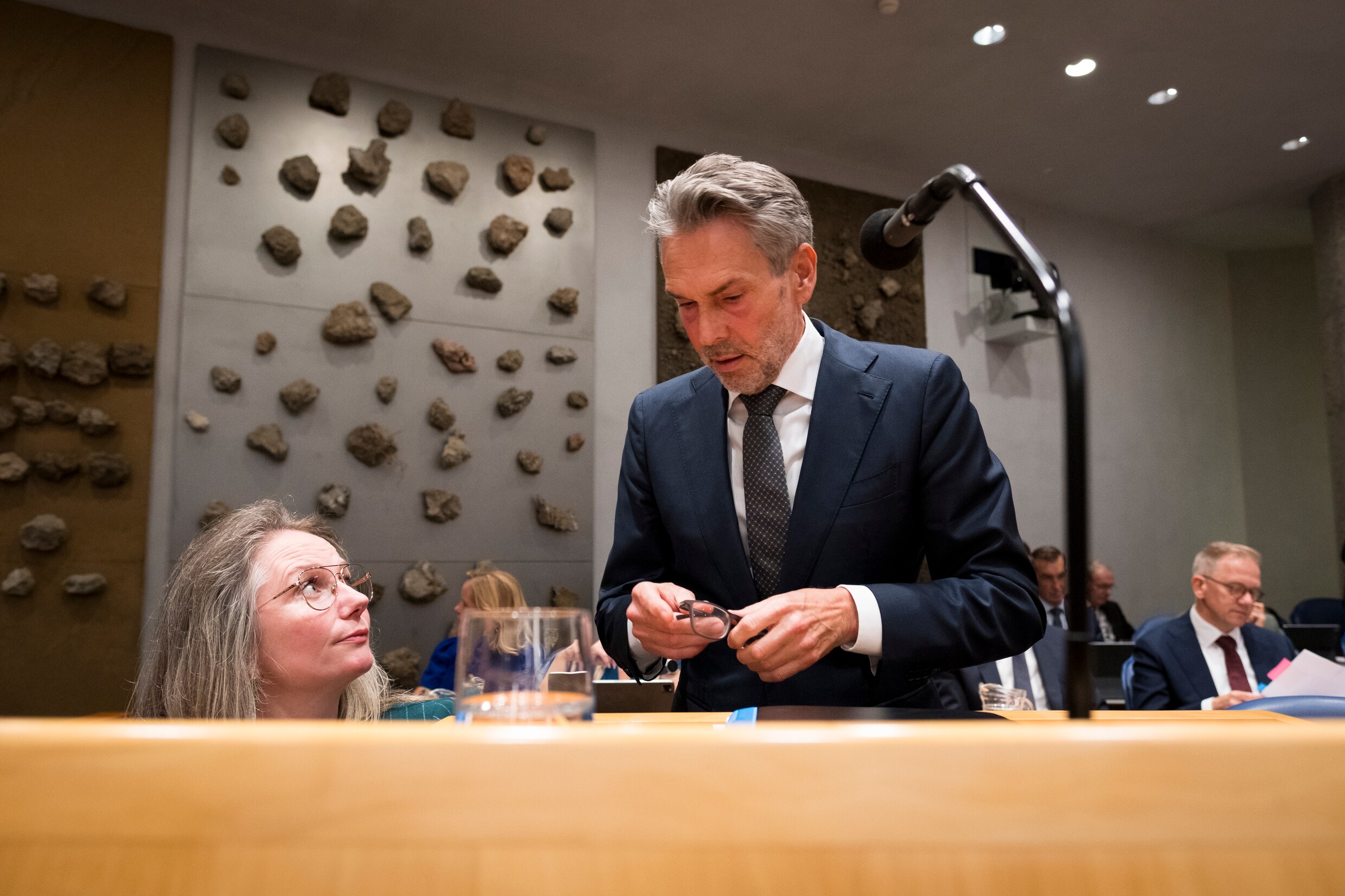 Live Algemene Beschouwingen: Van Vroonhoven (NSC) ‘heeft er hard hoofd ...