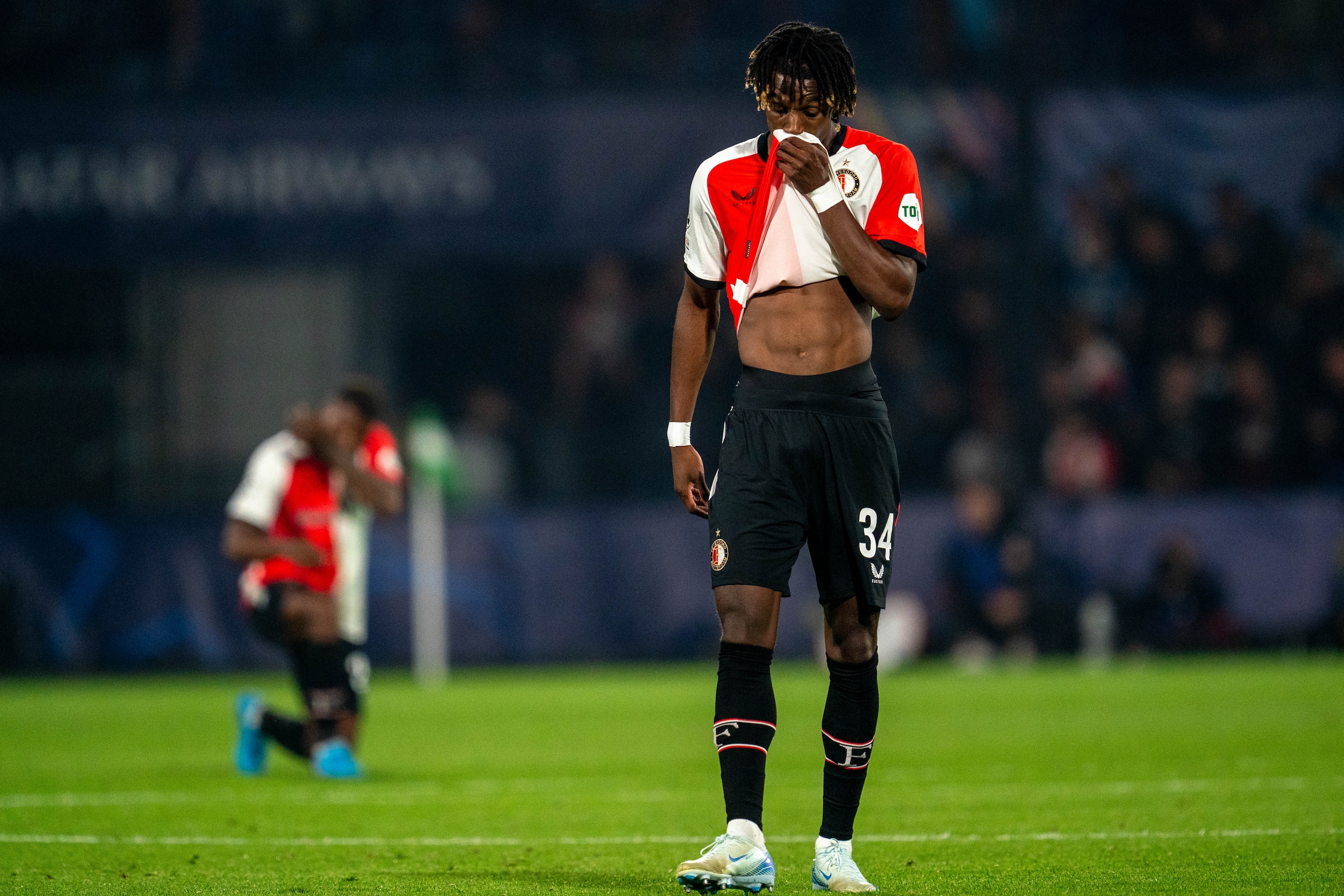 Bayer Leverkusen heeft Feyenoord niet liefdevol afgedroogd, maar ruw ...