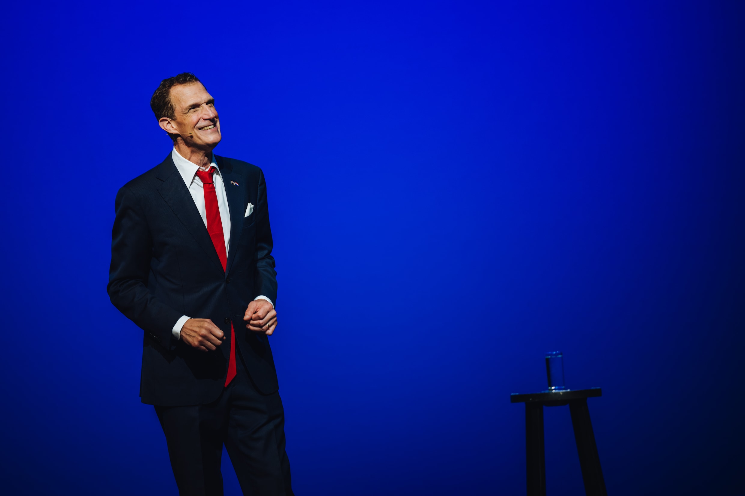 Stand-upcomedian Greg Shapiro haalt nog één keer zijn geweldige Trump ...