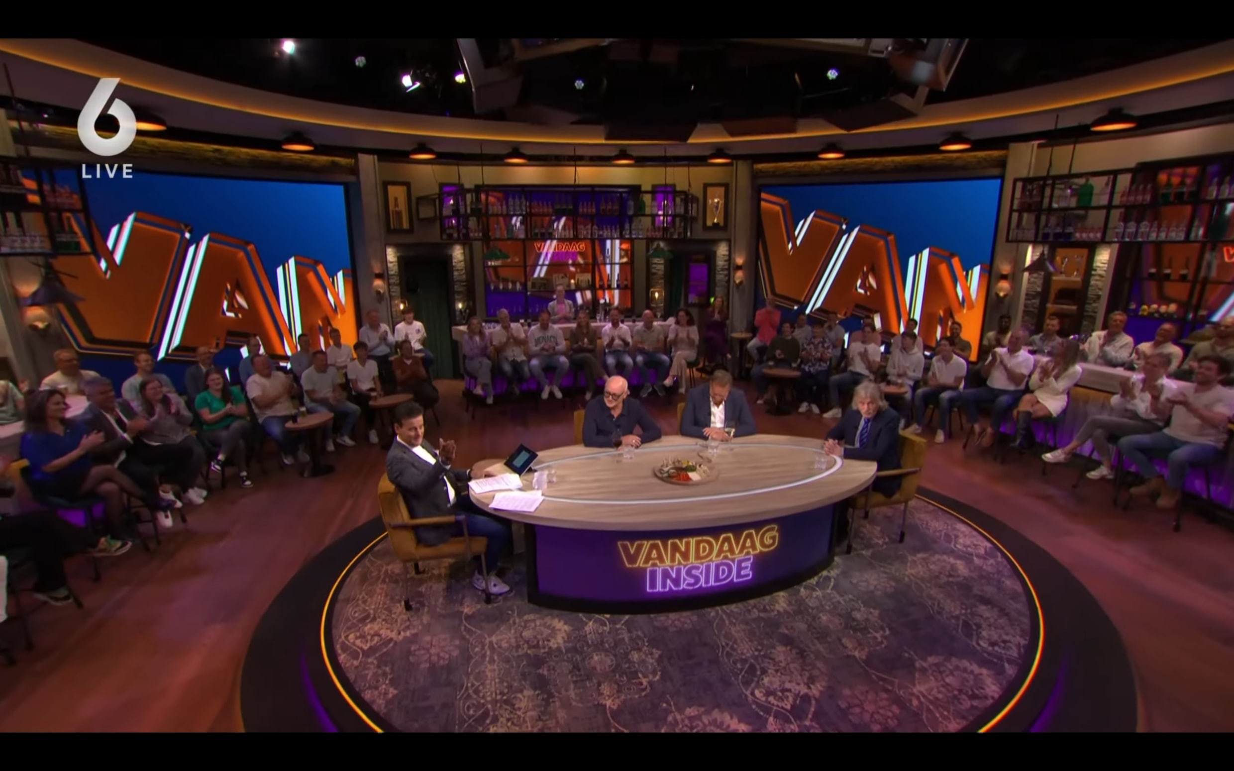 De enige talkshow die altijd blijft bestaan, is de talkshow waar ...