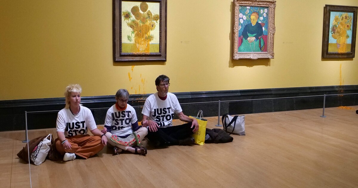Britse klimaatactivisten de cel in voor soepactie bij Van Gogh ...
