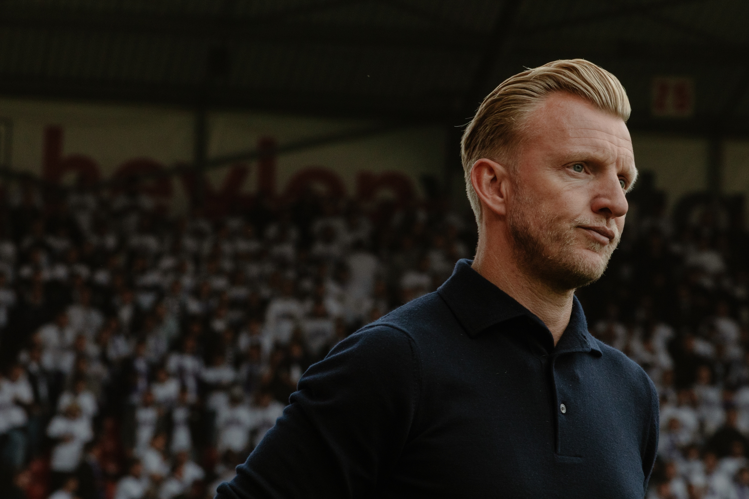 In vurig, naargeestig en opgefokt decor gaat het Beerschot van Dirk ...