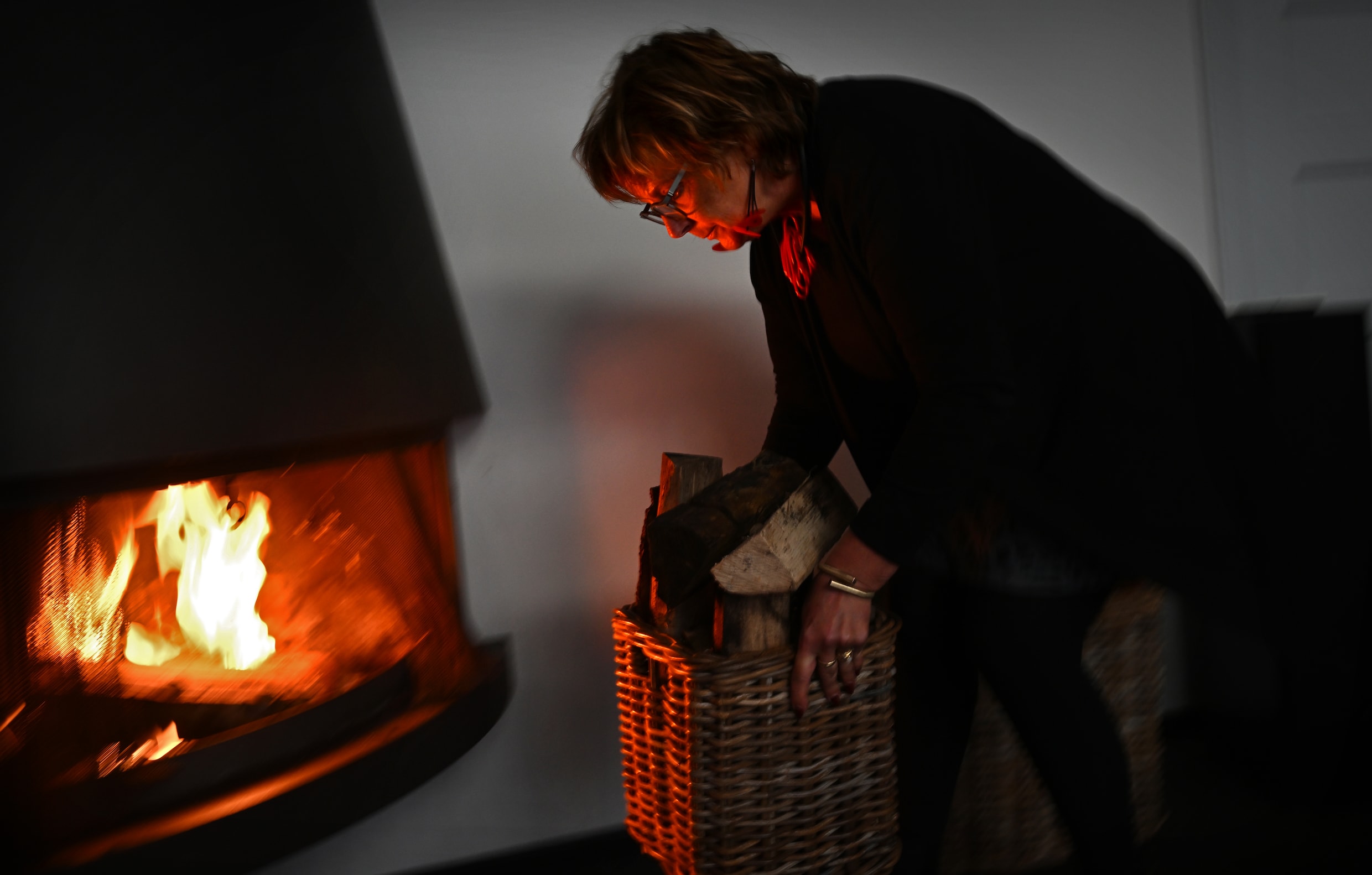 Stookwijzer aangescherpt: vaker code rood voor houtstook | de Volkskrant