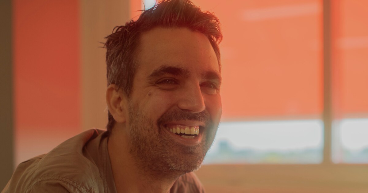 De Amerikaanse podcastmaker PJ Vogt bevraagt alles wat hij doet: ‘Ik ...