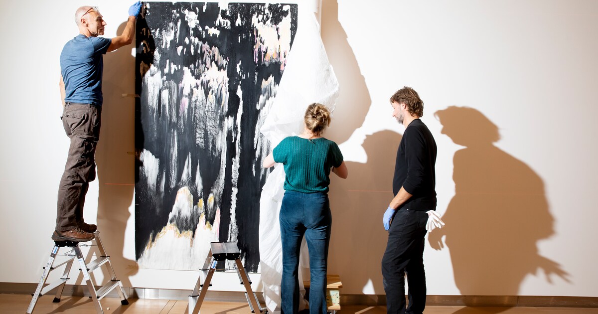 ‘Kwetsbaar: tekening!’ Kunstenaars over hun voorliefde voor werken op onhandelbaar groot formaat ...