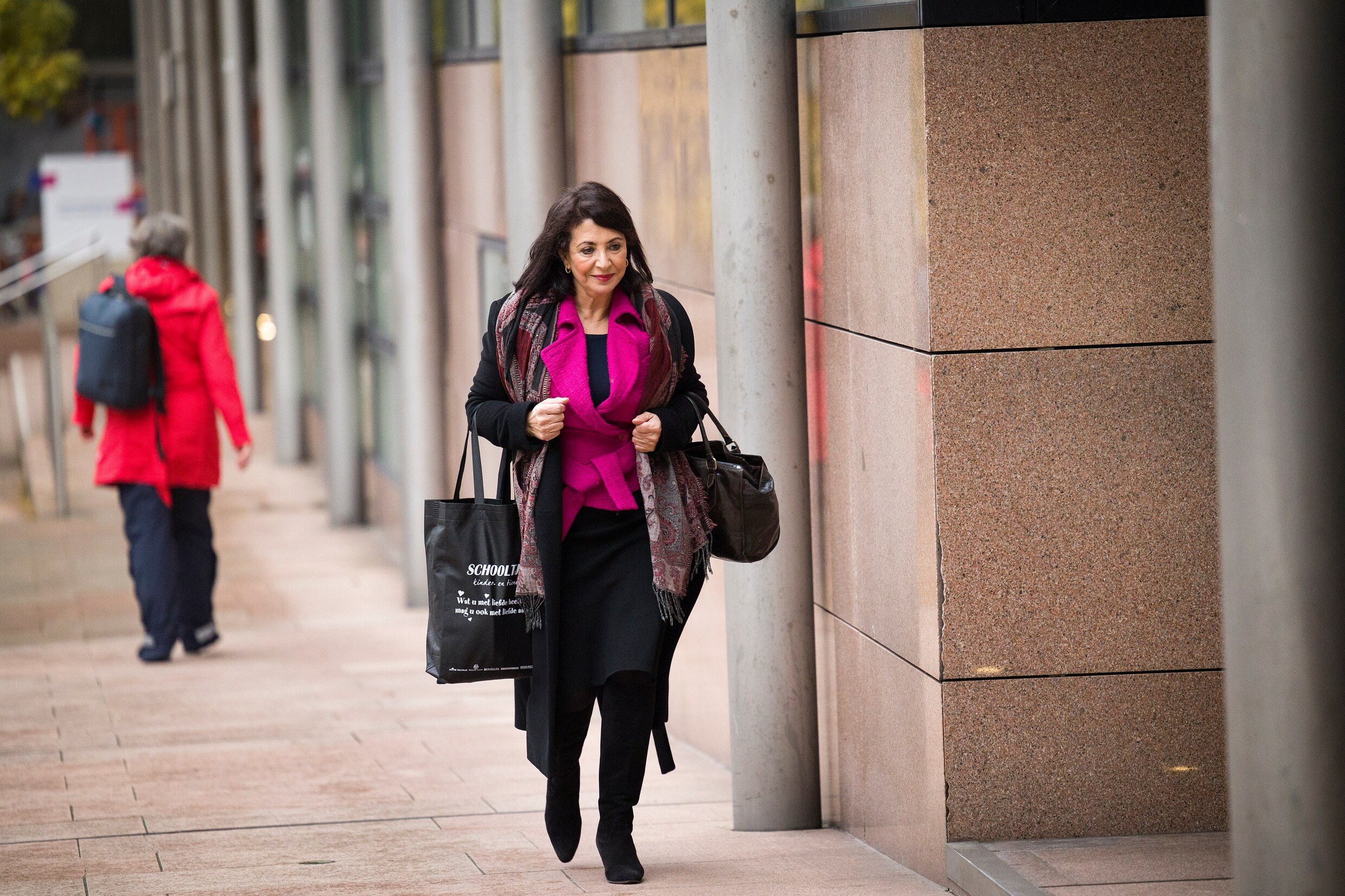 Arib verliest van de staat: onderzoek naar haar gedrag mocht ...