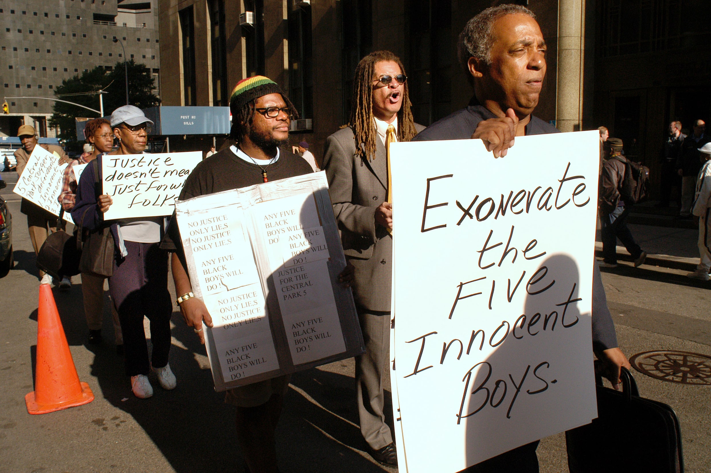 Central Park Five klagen Trump aan voor smaad vanwege beweringen over ...