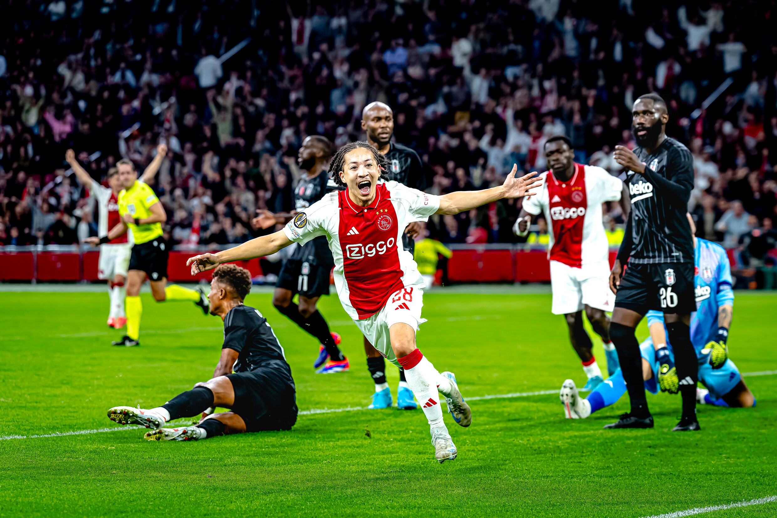 Kian Fitz-Jim, een sierlijke loper in het spel van Ajax-coach Farioli | de Volkskrant