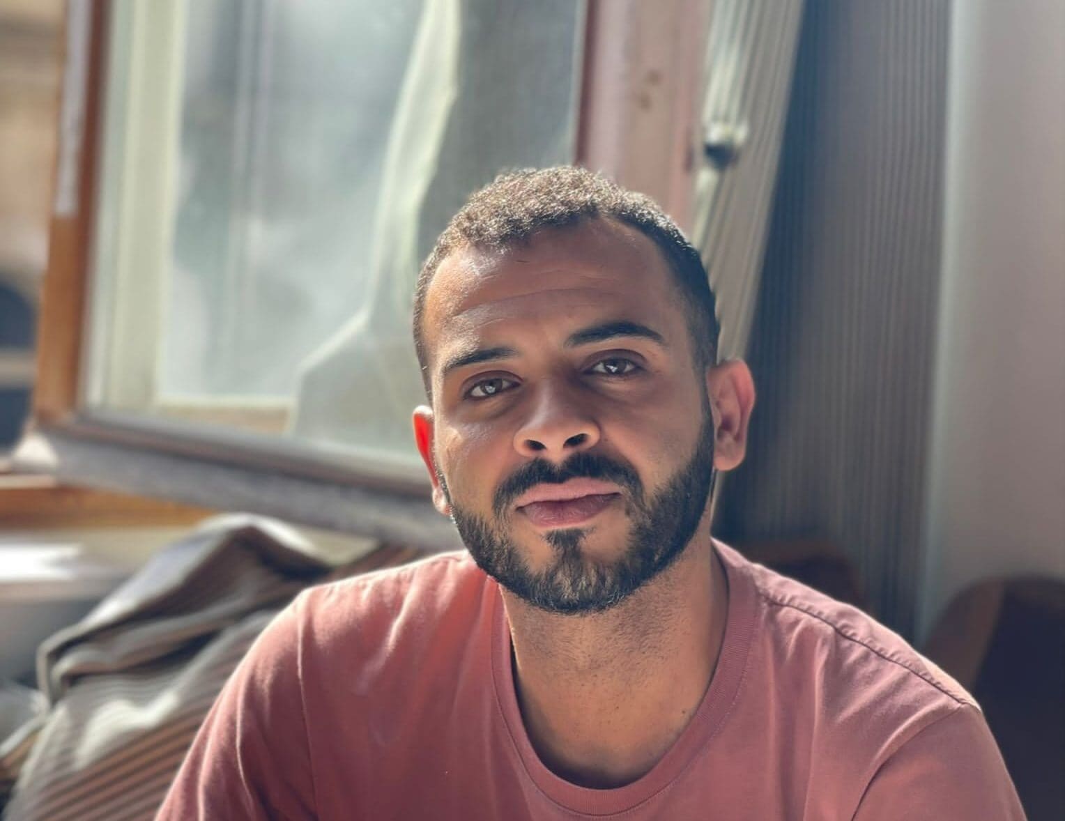 Justitie laat Palestijnse activist Nederland niet in voor lezing op Nijmeegse universiteit | de ...