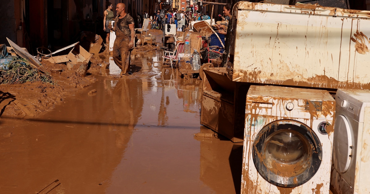Meer dan 200 doden na overstromingen in Spanje, zware regenval houdt ...