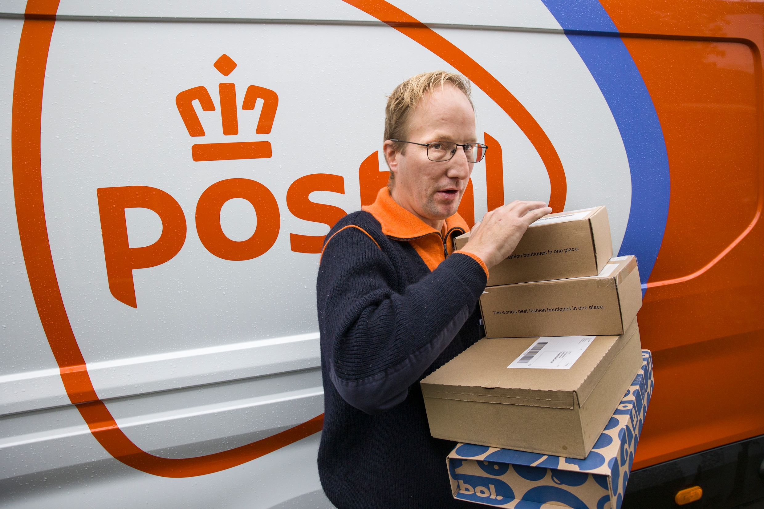PostNL noemt bedrijfsmodel niet houdbaar, na ‘zeer teleurstellende ...