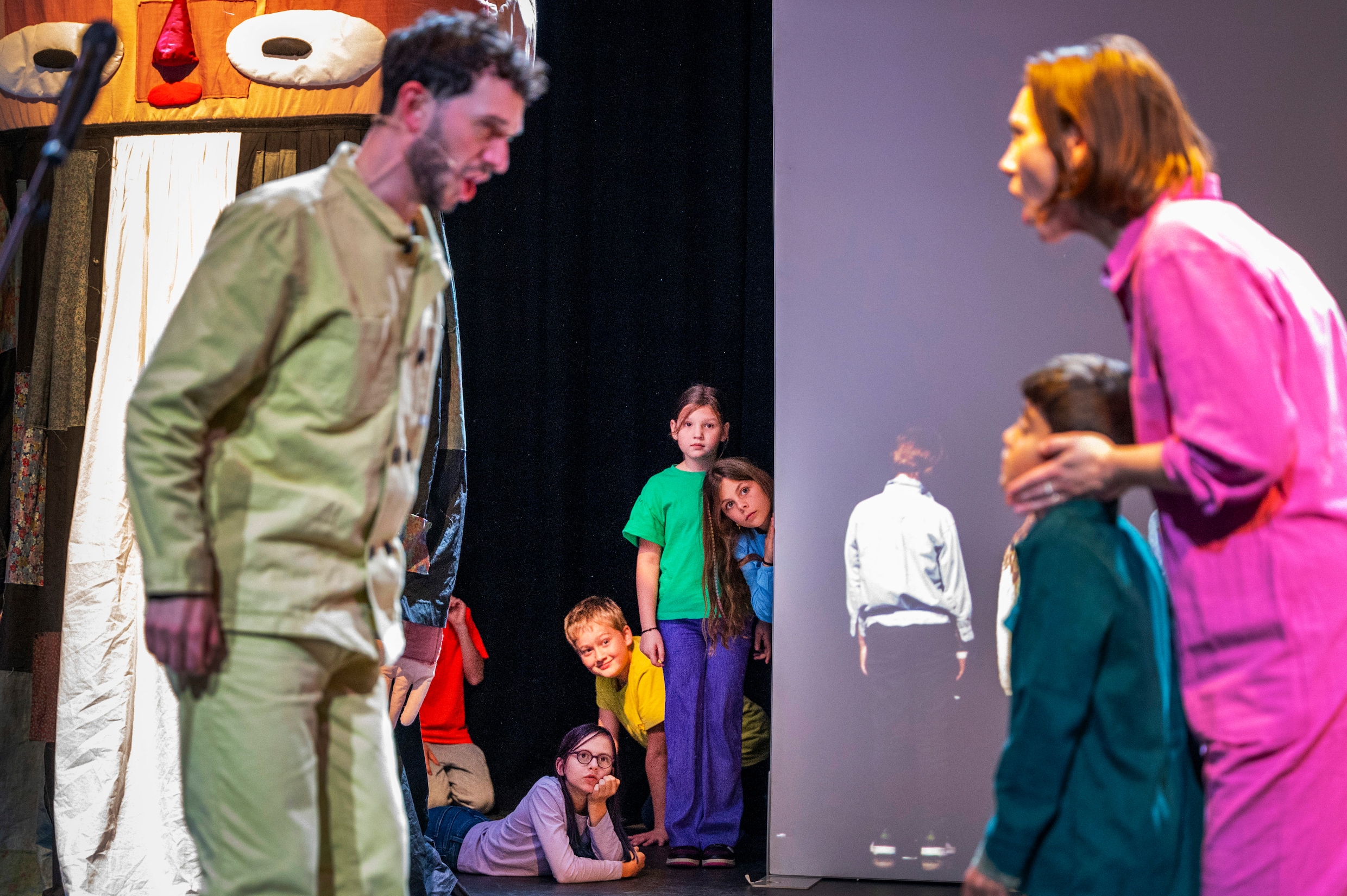 Theaterdocumentaire ‘Ouderpardon’ belicht het ouderschap van meerdere ...
