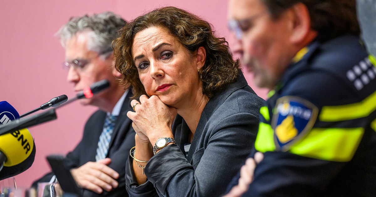 Halsema rept van ‘gitzwarte nacht’ maar rellen waren ook met meer politieinzet ‘niet te ...