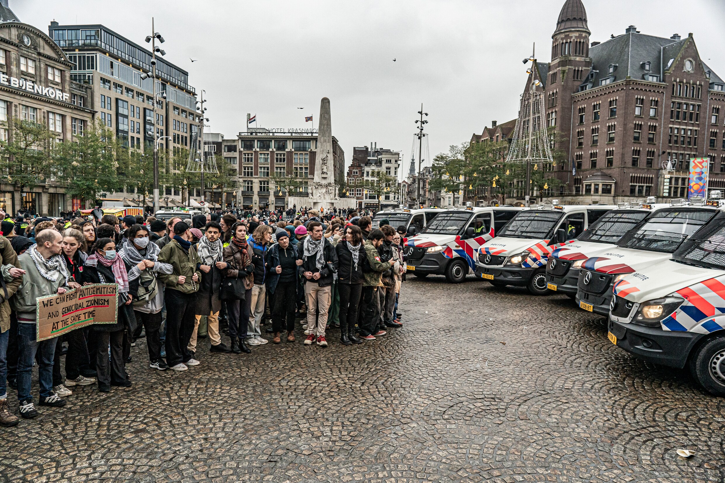 Lezersreacties: ‘Behoort alleen het aanbellen bij bepaalde mensen tot ...