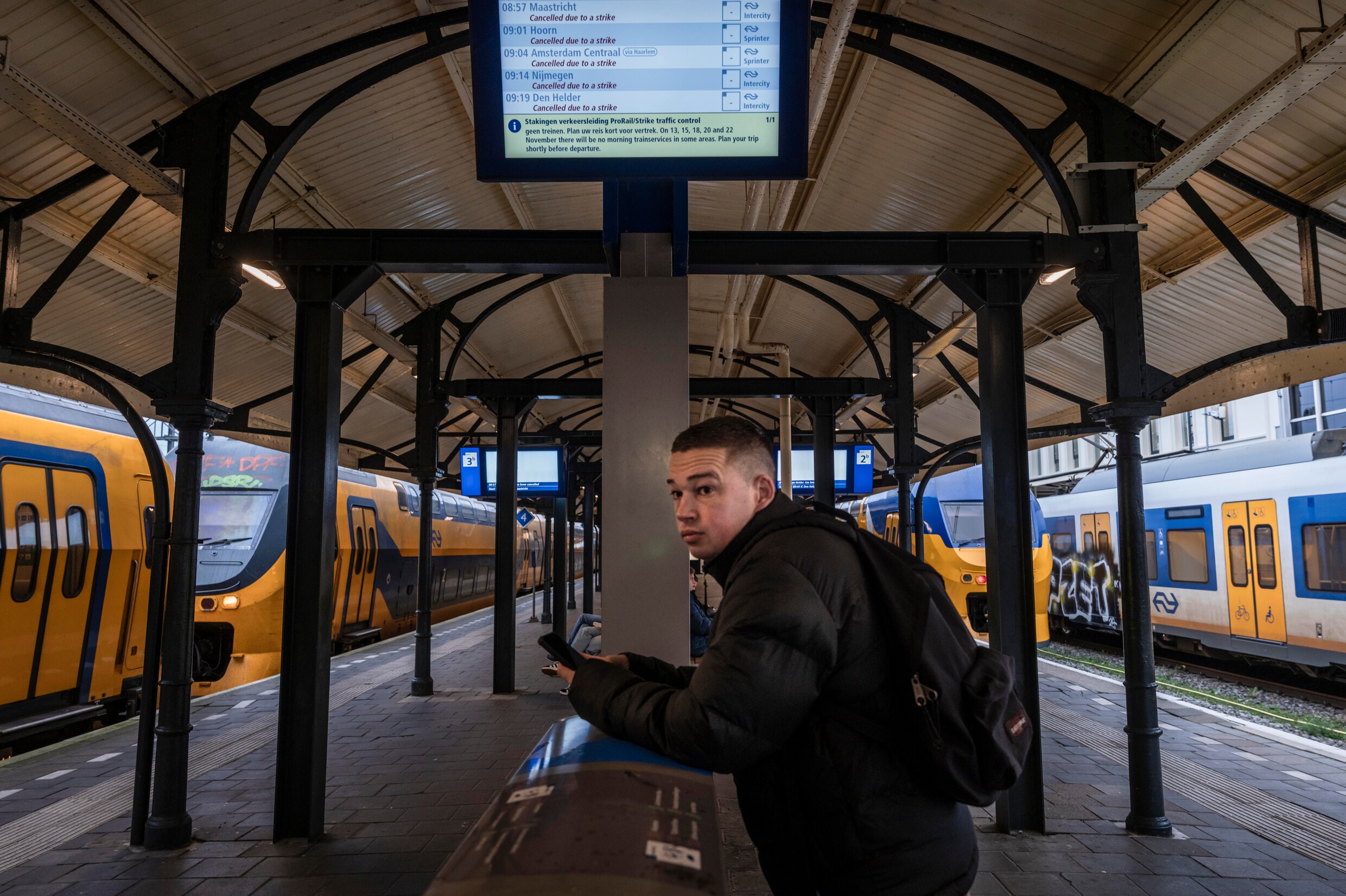 NS: dienstregeling hervat na staking ProRail | de Volkskrant