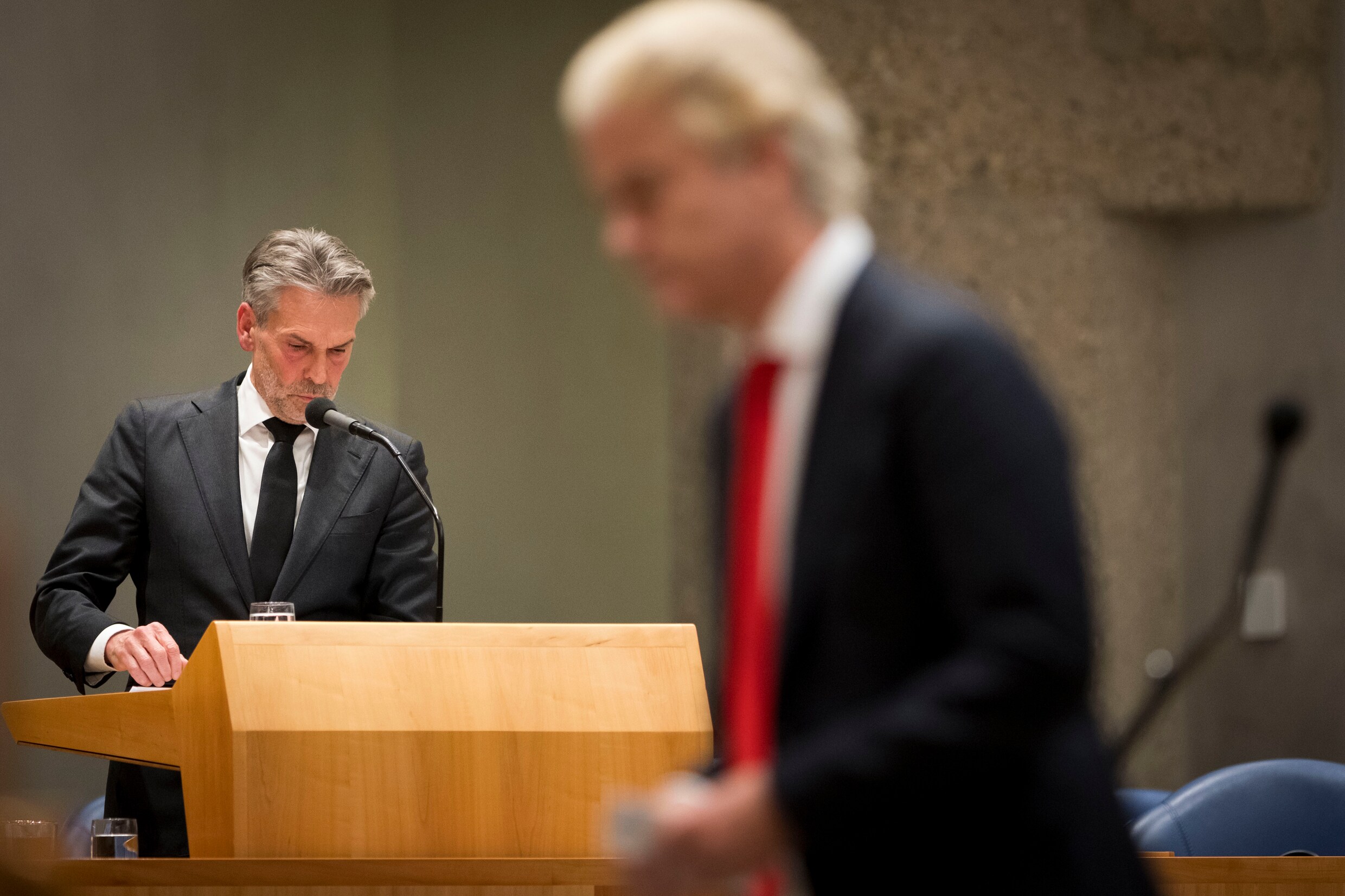 Oude zorgen over denaturalisatie laaien weer op: ‘Mensen met dubbele nationaliteit krijgen ...