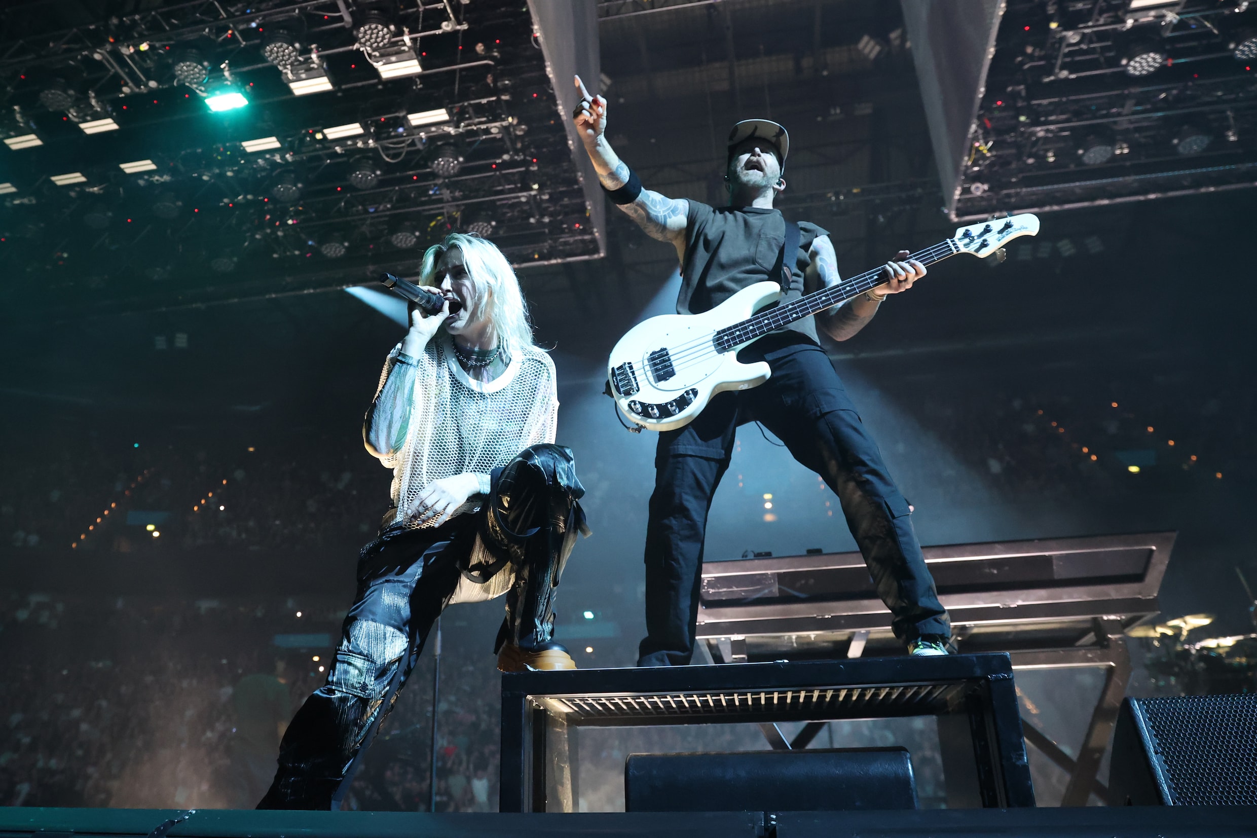 De indrukwekkende schreeuwstem van Emily Armstrong geeft Linkin Park ...