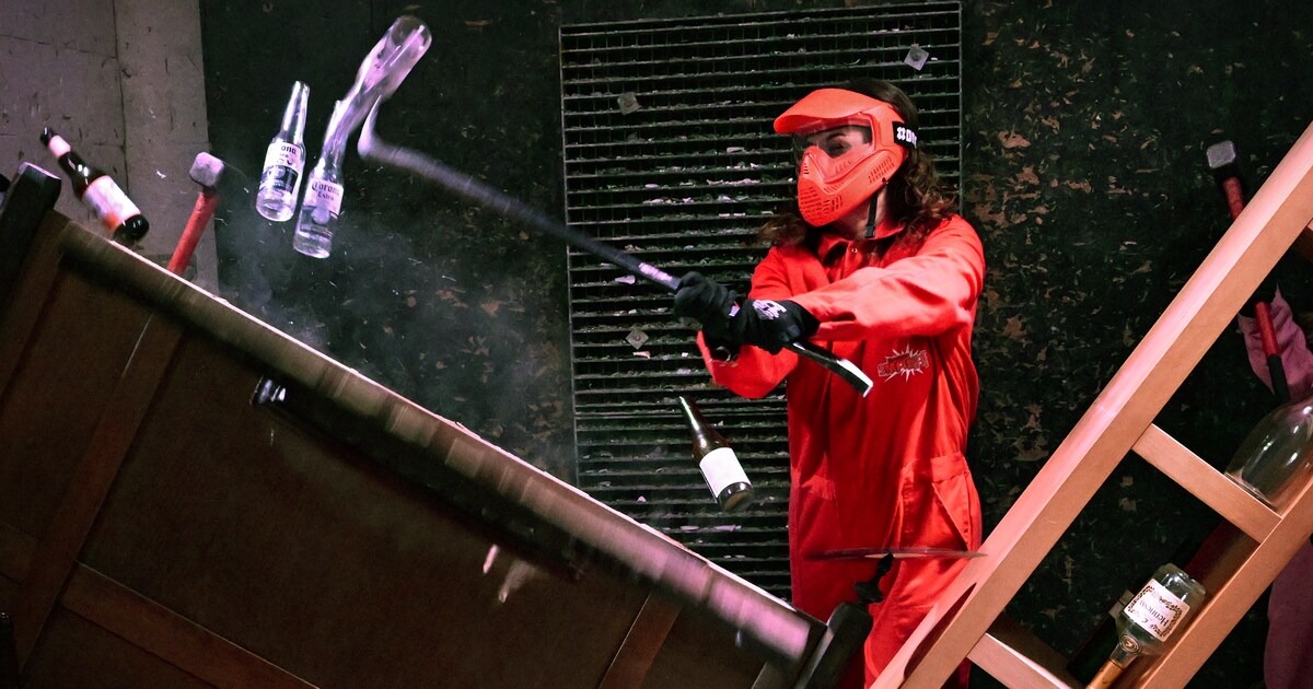 Laat de mannen lekker losgaan in een rageroom | de Volkskrant