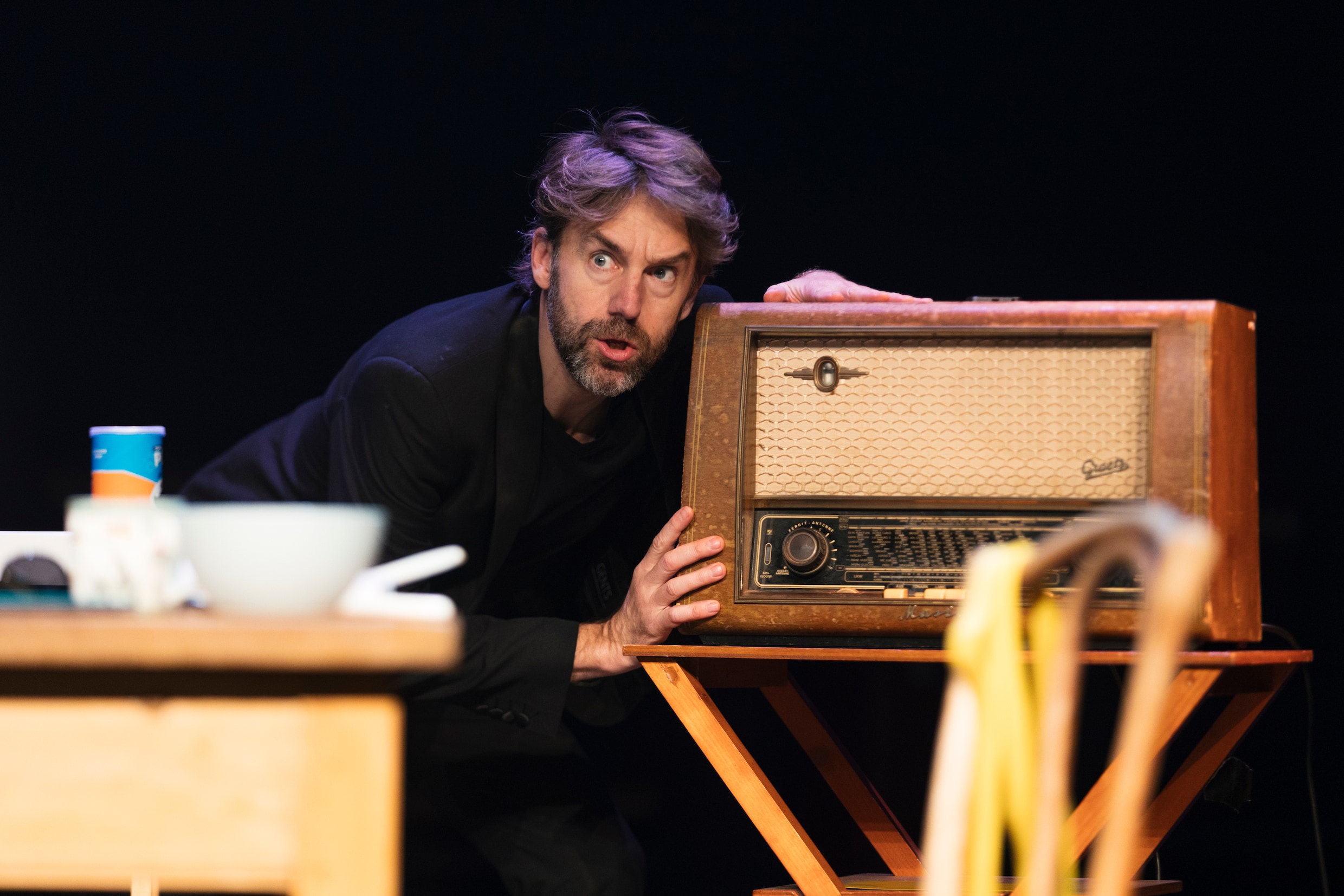 Met zijn waanzinnig vermakelijke eerste soloshow bewijst Remko Vrijdag ...