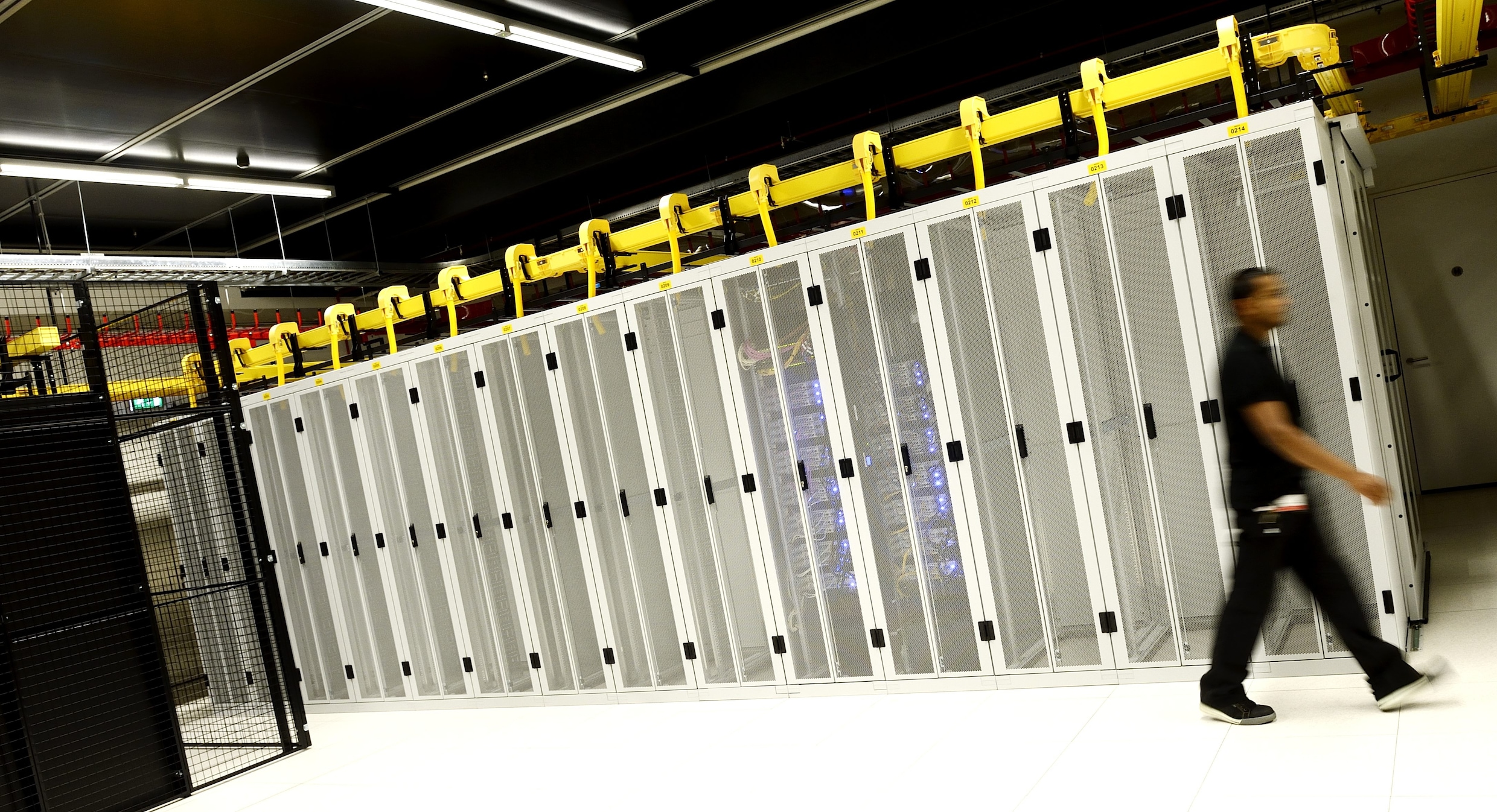 Staatssecretaris zet verhuizing van overheidsgegevens naar de cloud ...