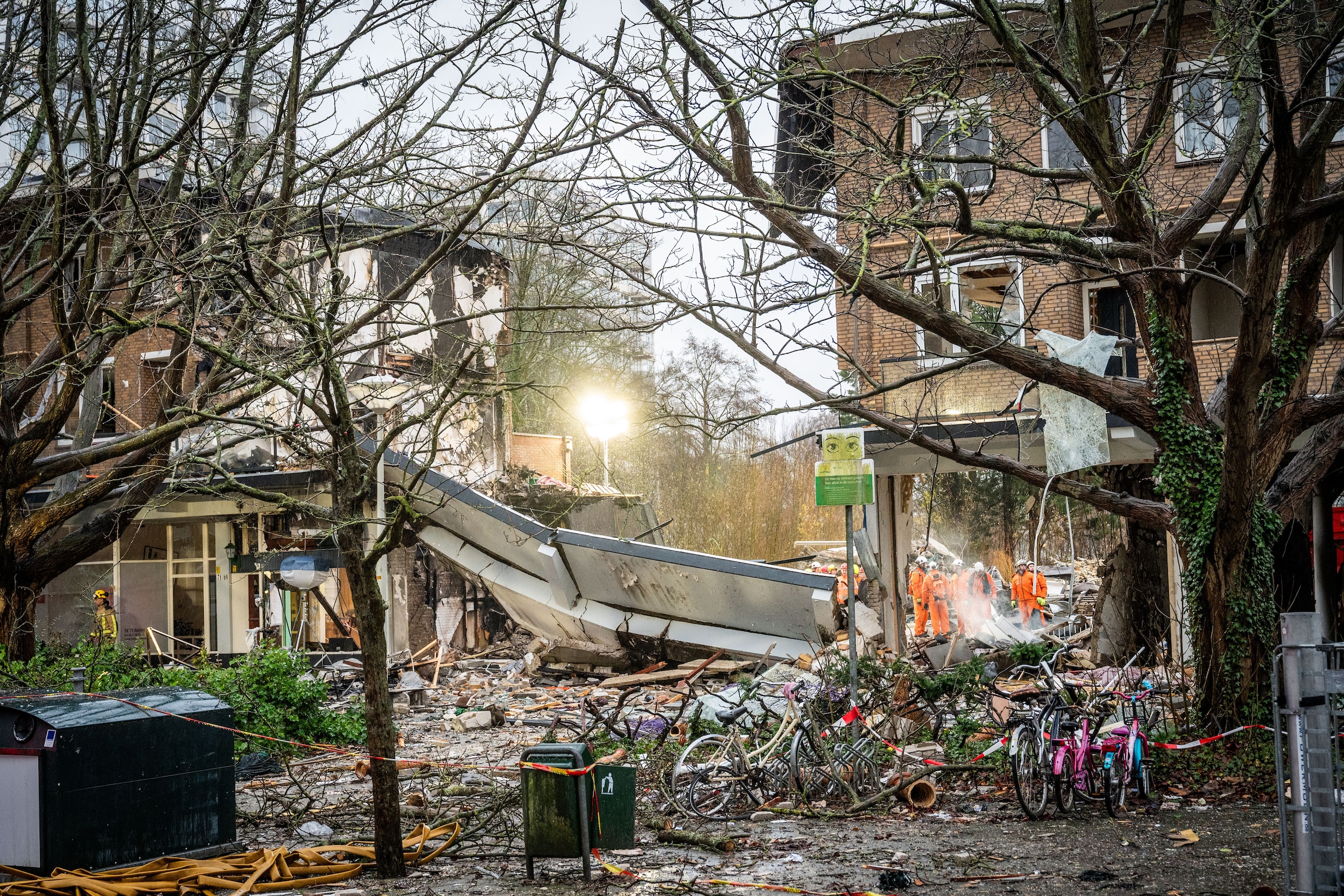 Live explosie Den Haag: Gebied Tarwekamp wordt vuurwerkvrije zone ... Live explosie Den Haag: Gebied Tarwekamp wordt vuurwerkvrije zone ...