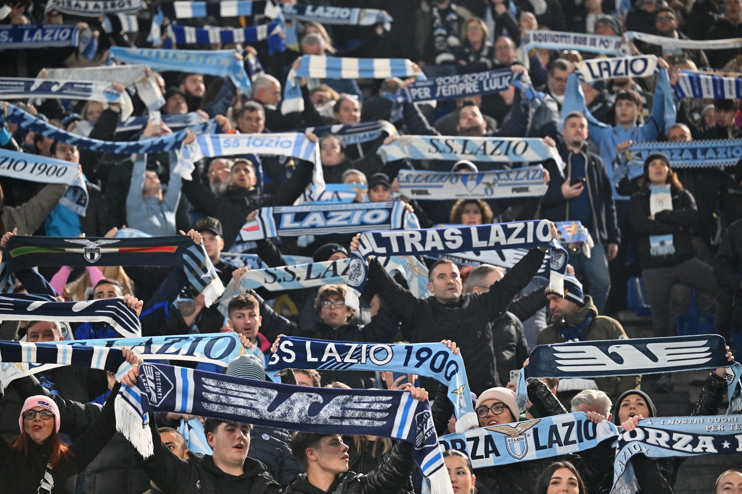 Lazio-supporters donderdag niet welkom bij Ajax, Italianen woedend | de ...