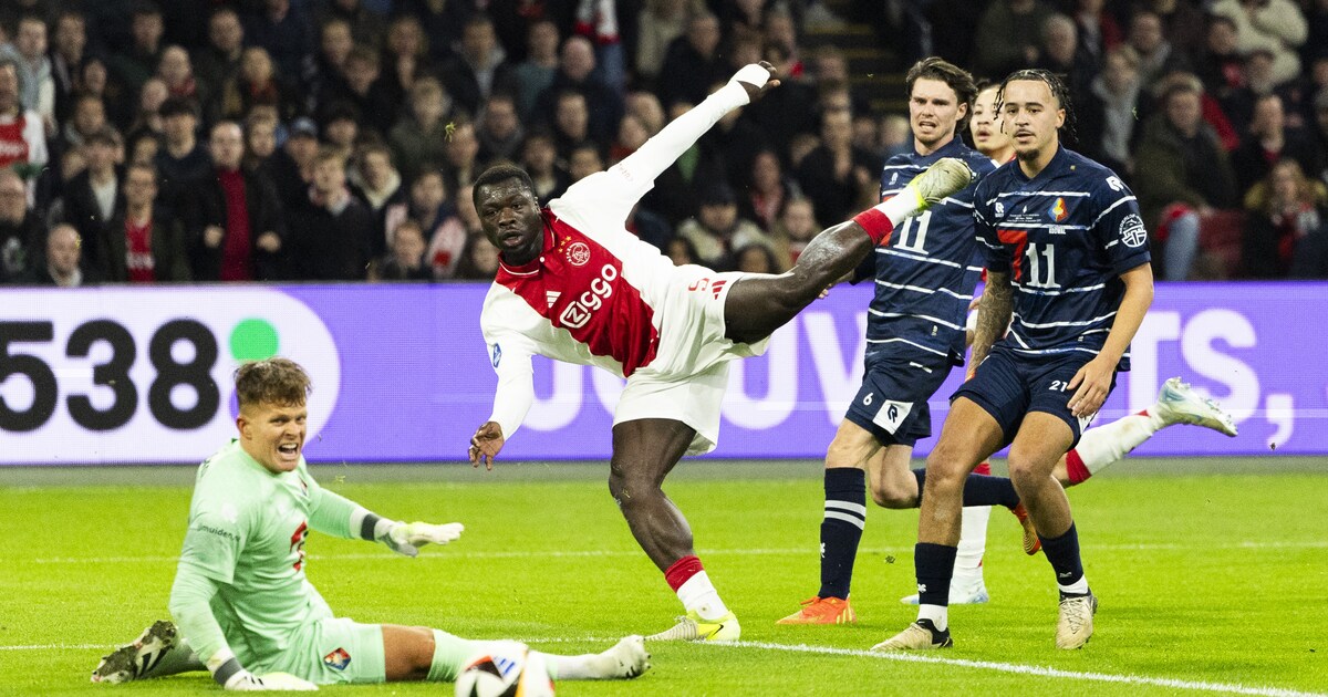 Matig Ajax bekert verder dankzij twee kopballen tegen strijdend Telstar | de Volkskrant
