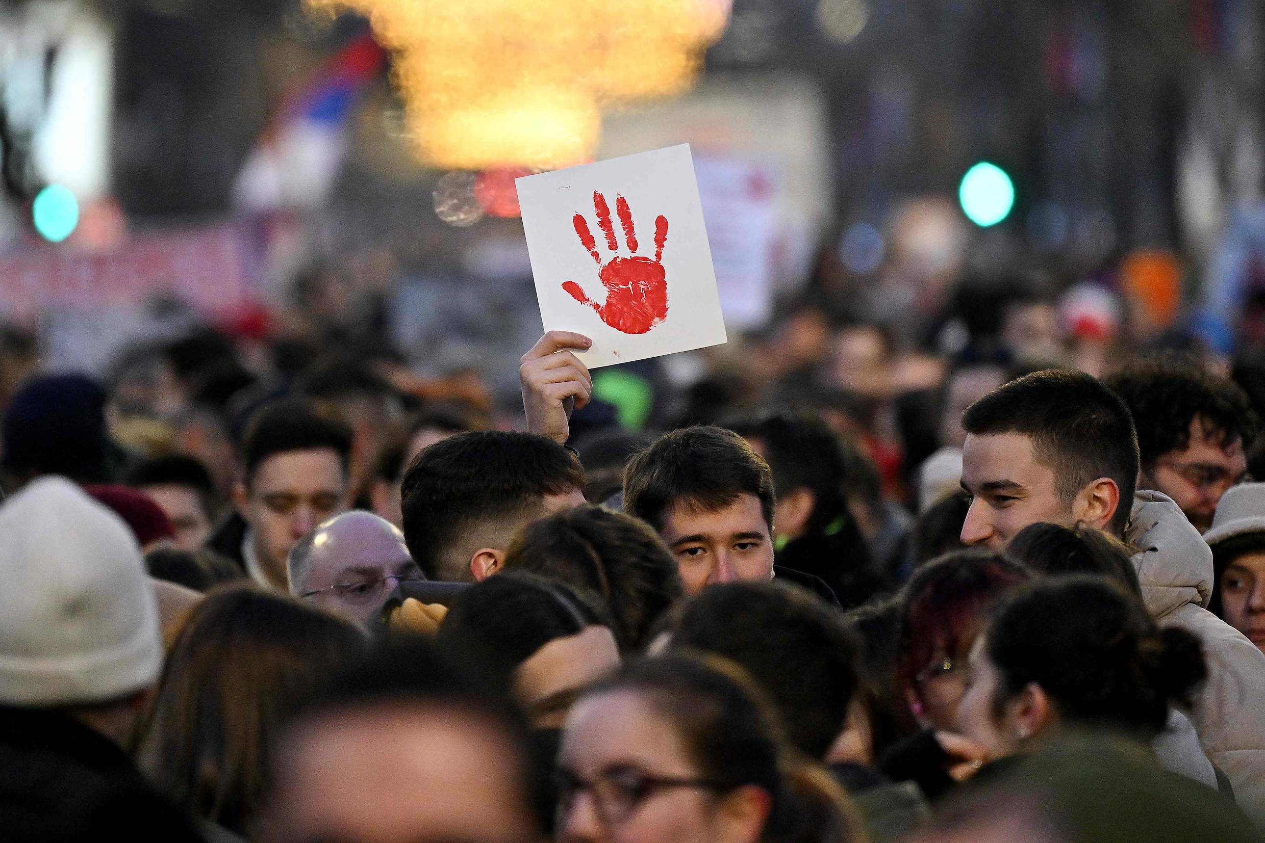 Servië vervroegt vakantie uit angst dat groeiende protesten ook scholen ...