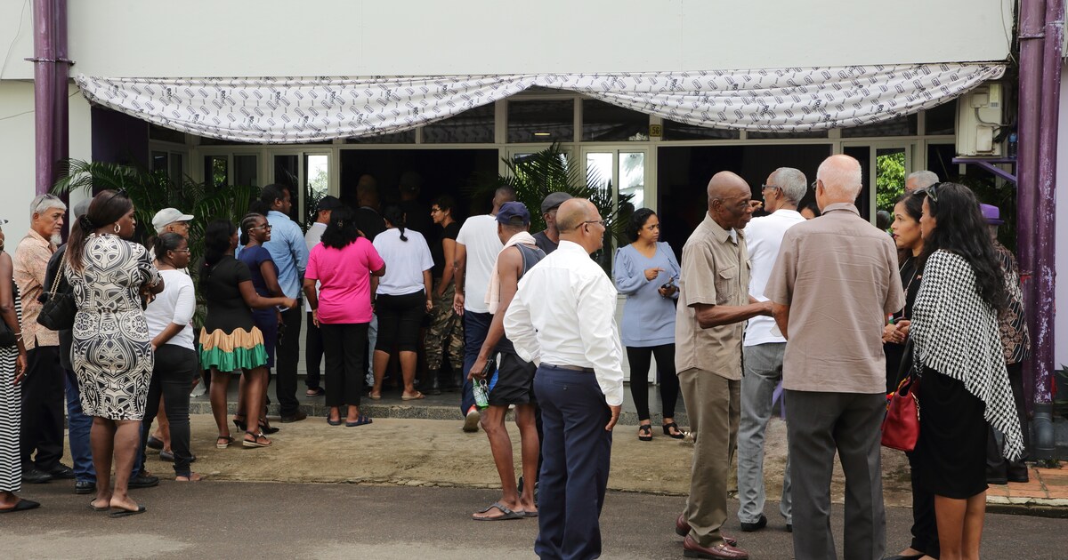 ‘Surinamers zijn vooral bezig met de vraag waar Bouterse tot zijn dood ...