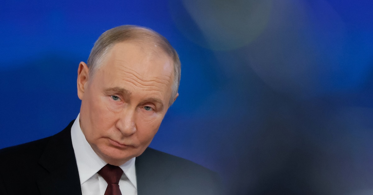 25 jaar Poetin: ‘Hij begon als onbekende die de democratische rechten ...