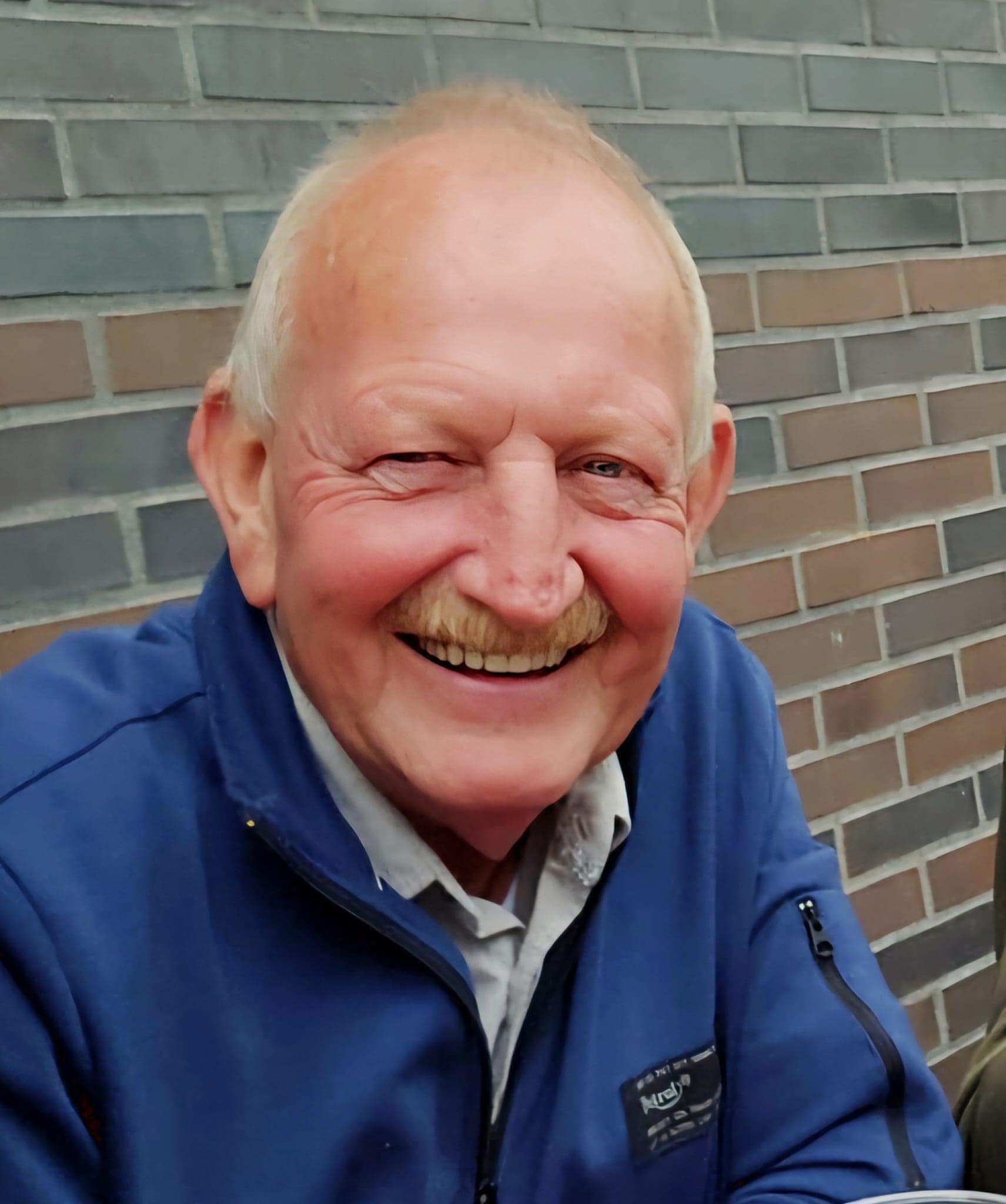Dankzij de hit ‘Boer Harms’ en een TikTok-revival werd zanger Henk de ...