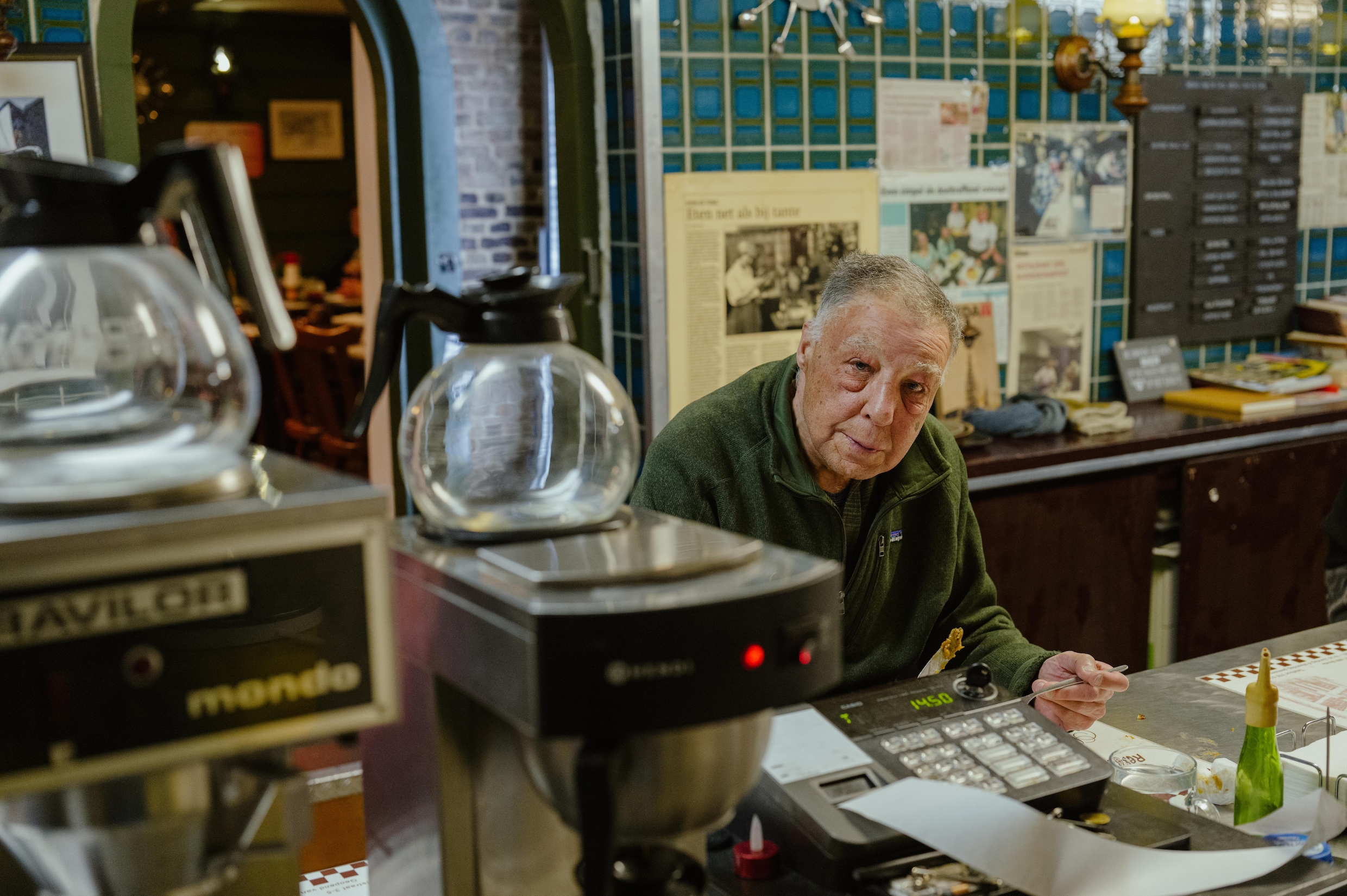 In het weekend nemen we het leven door met een toevallige passant. Deze ...