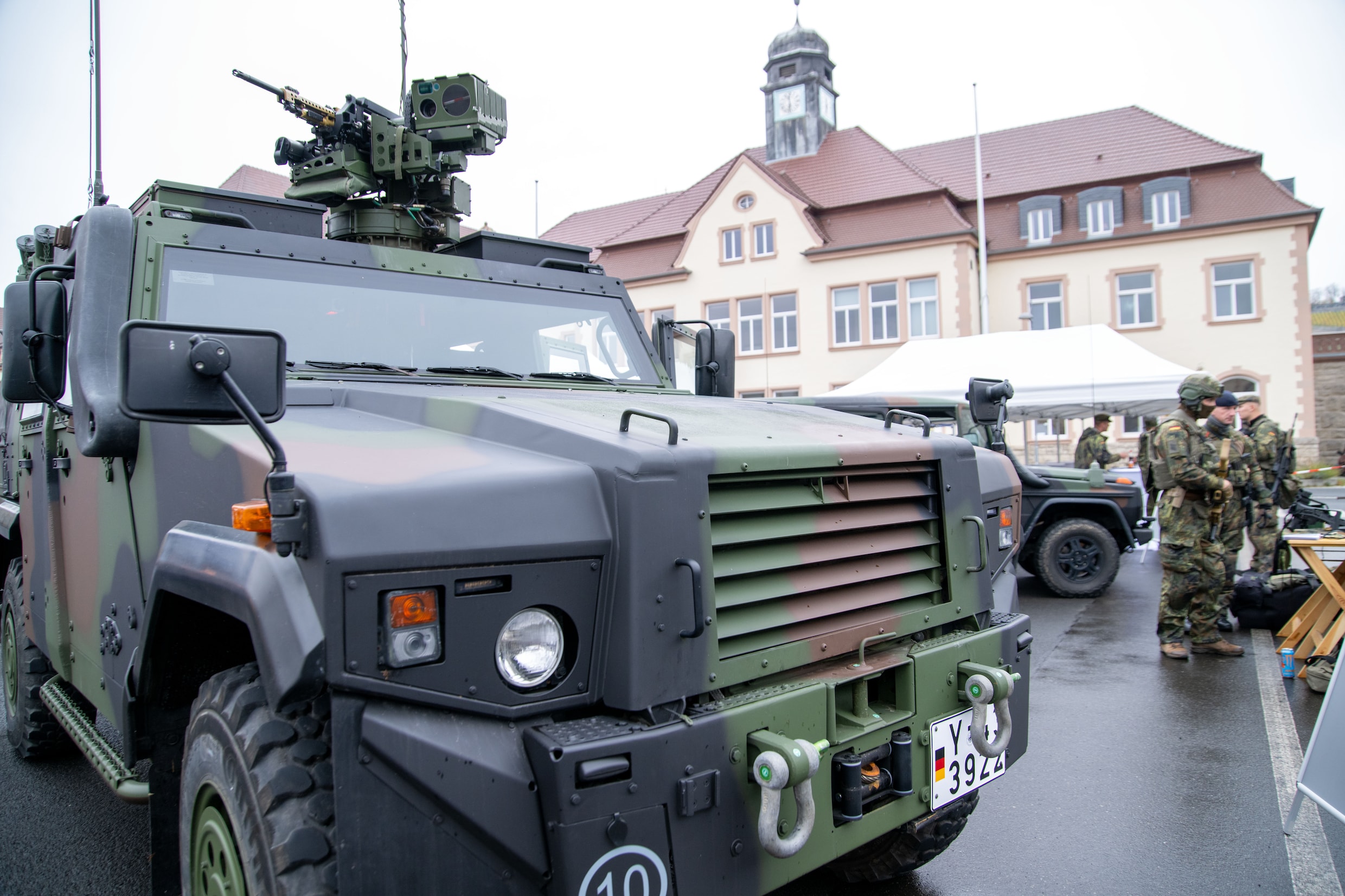 Duitsland onderzoekt spionage met drones boven militaire bases ...