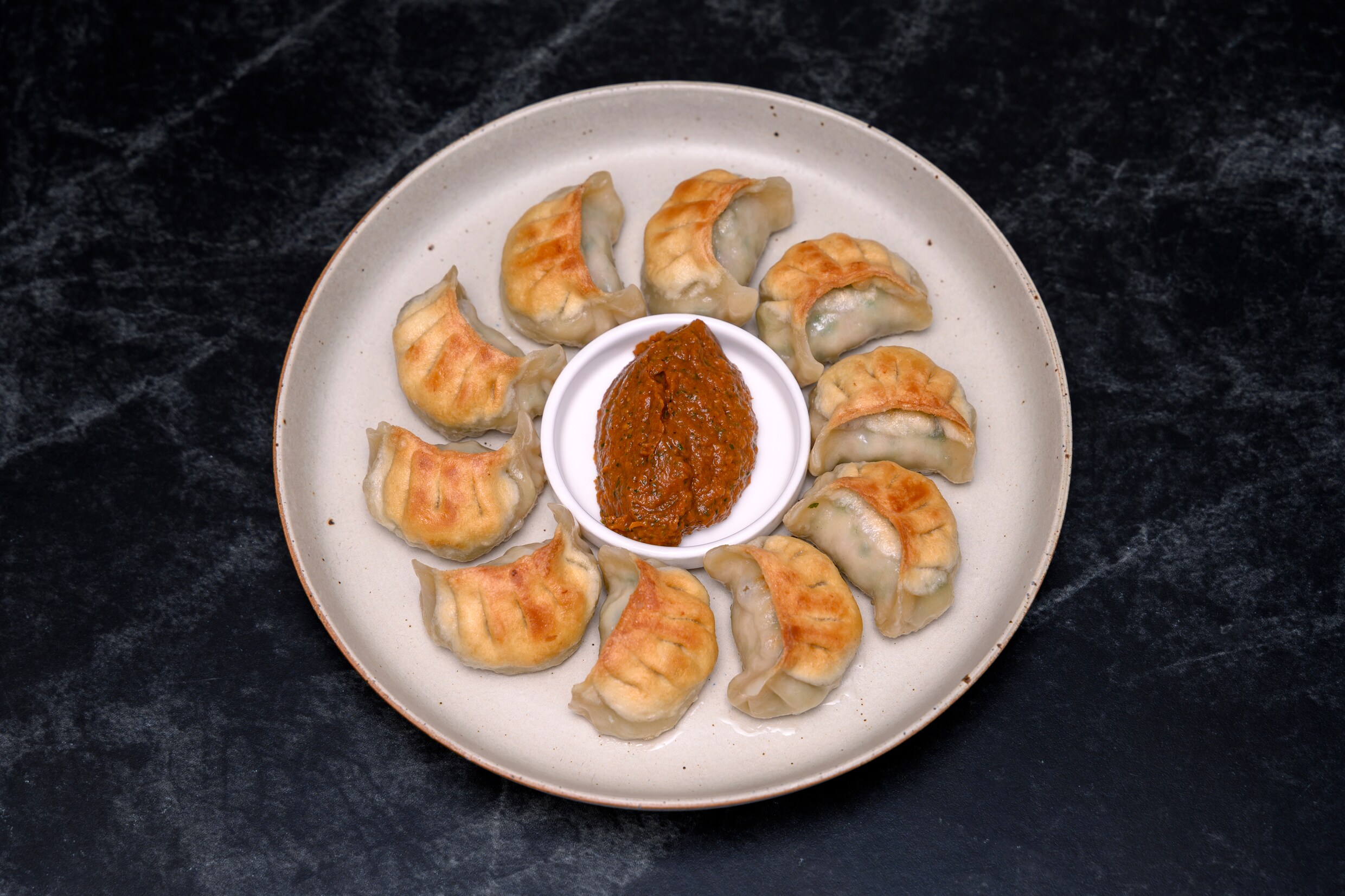 Bij het versterkende, liefdevolle en precies gemaakte eten van Bhatti ...