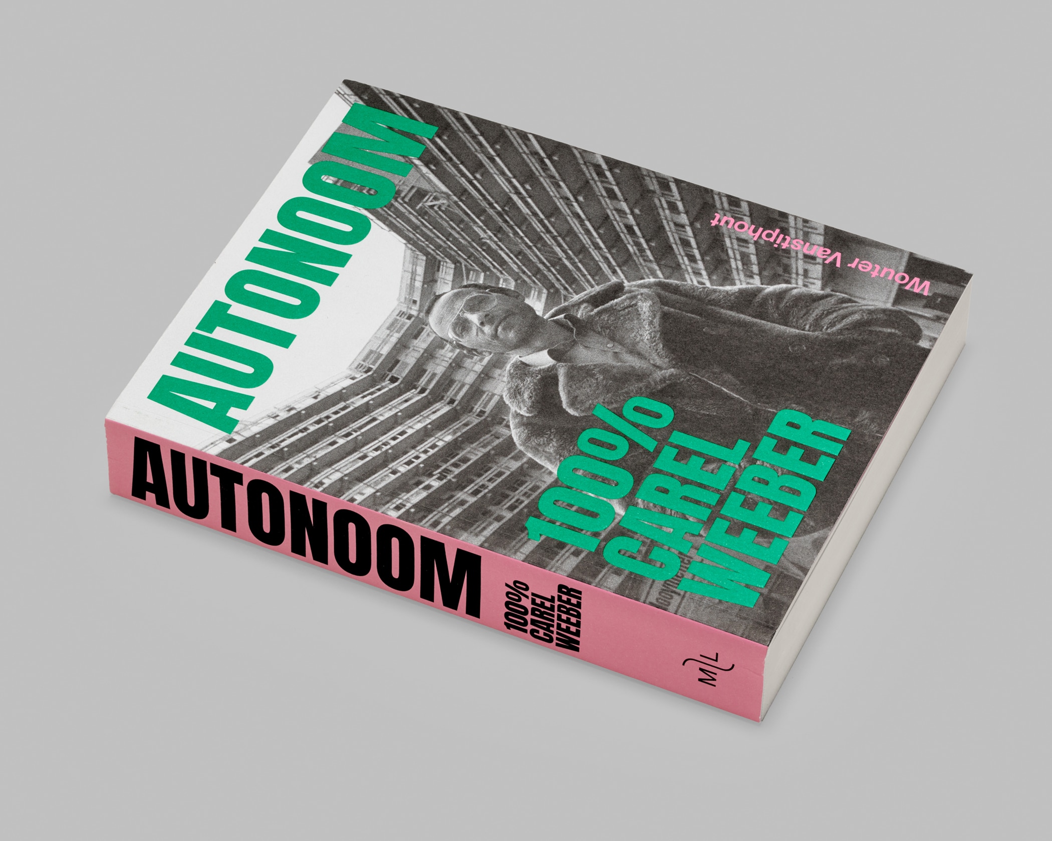 Architect Carel Weeber heeft nauwelijks volgelingen, maar hij wordt nu ...