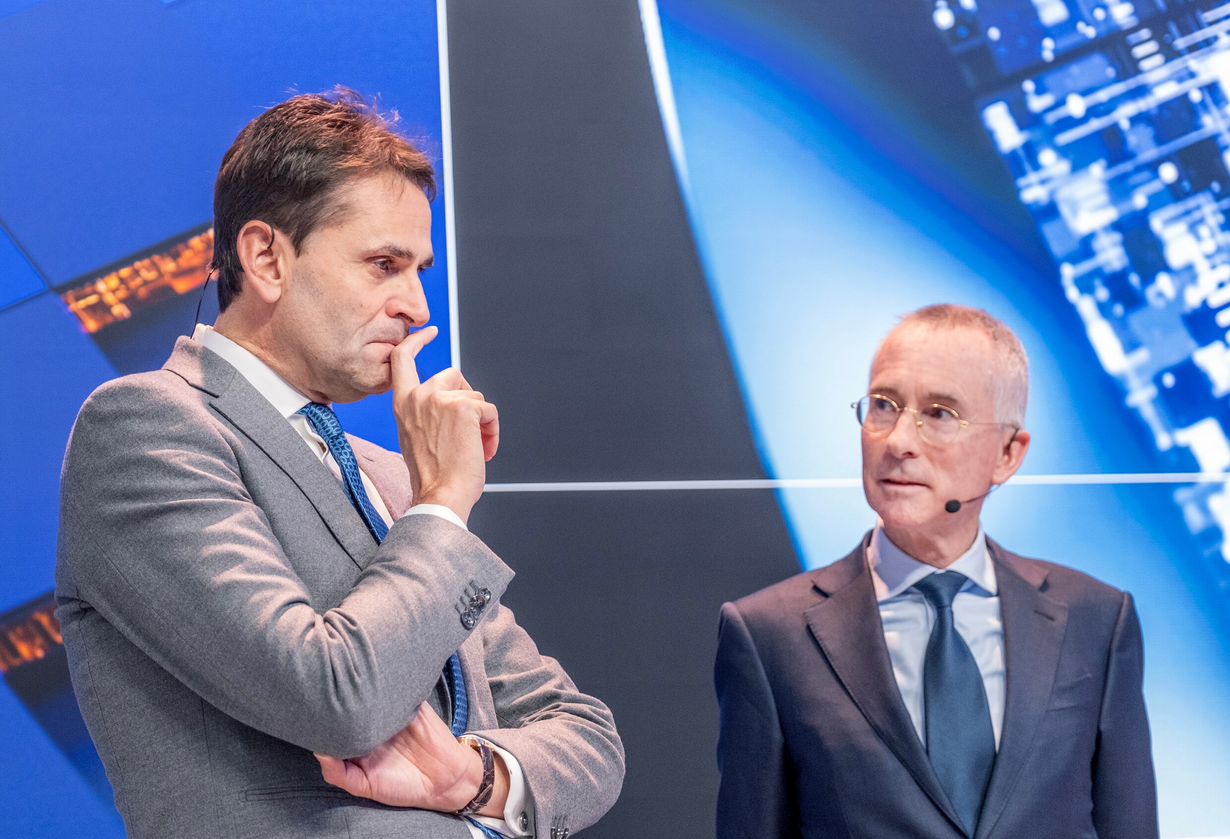 ASML breekt records dankzij AI, maar schrapt toch 1.700 banen ...