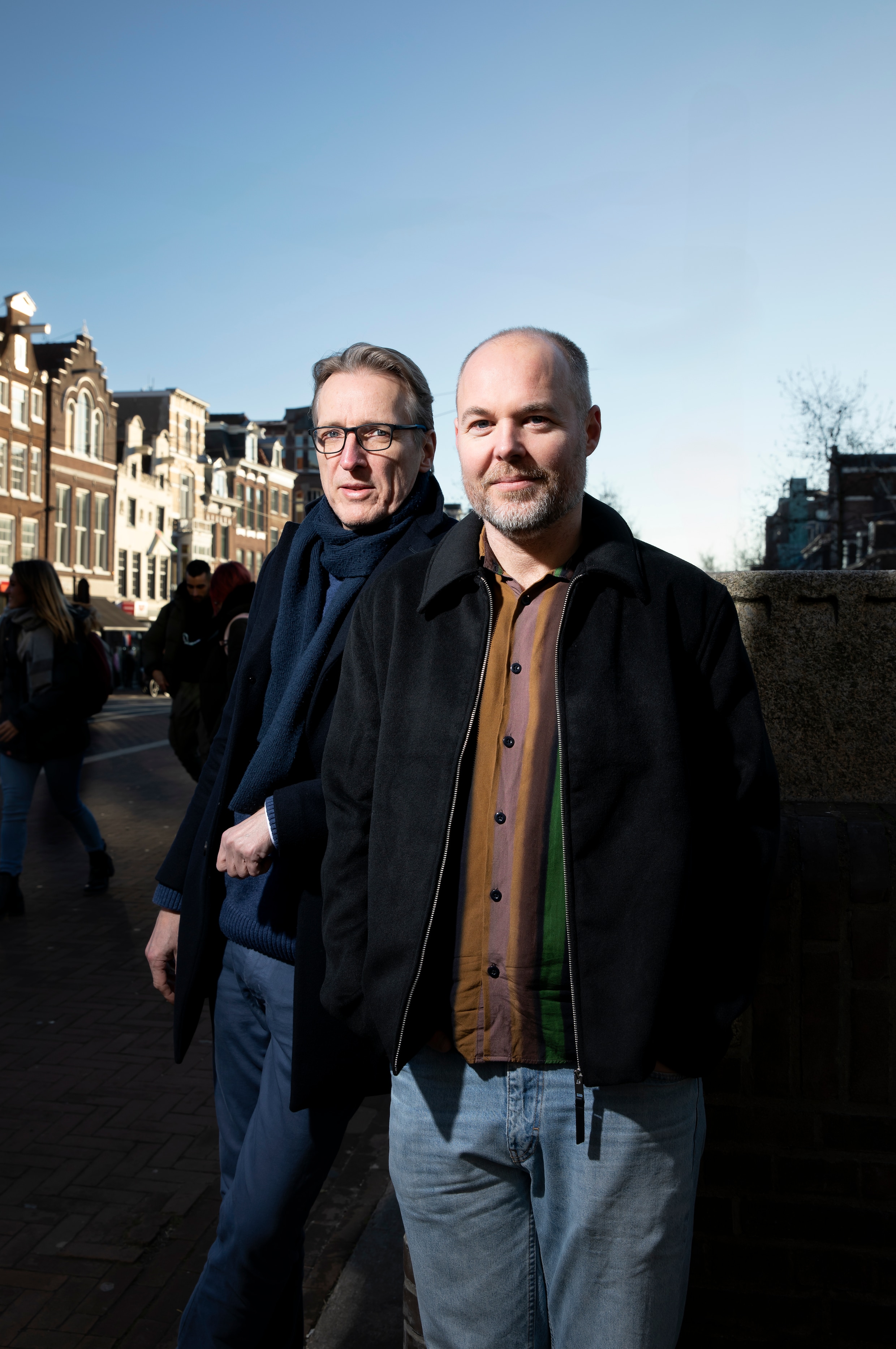 In ‘Jacob, dood in Qatar’ buigen Lex Boon en Arthur Brand zich over de ...