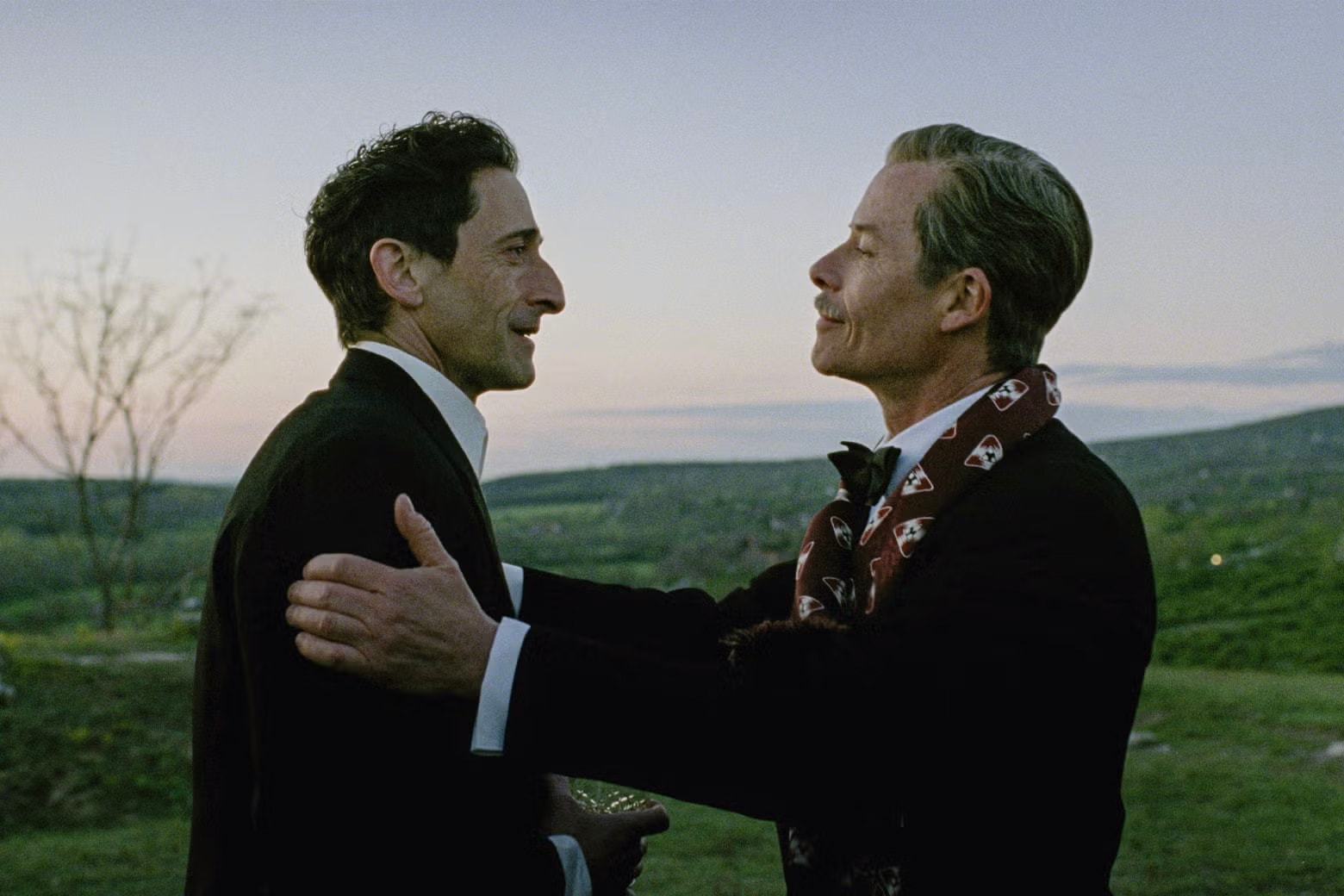 Acteurs Adrien Brody en Guy Pearce: twee ijzersterke krachten tegenover ...