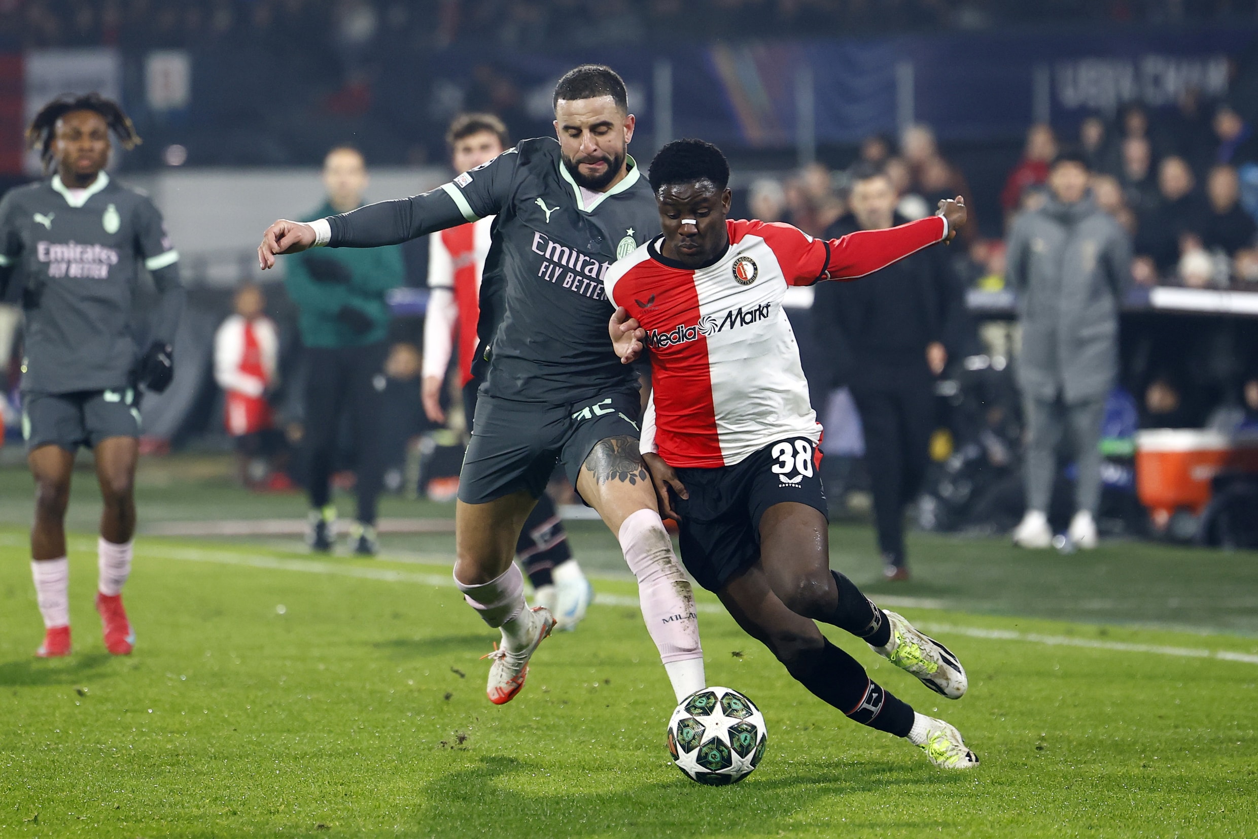 Ondanks roerige tijden boekt Feyenoord wéér een aansprekende zege in de ...