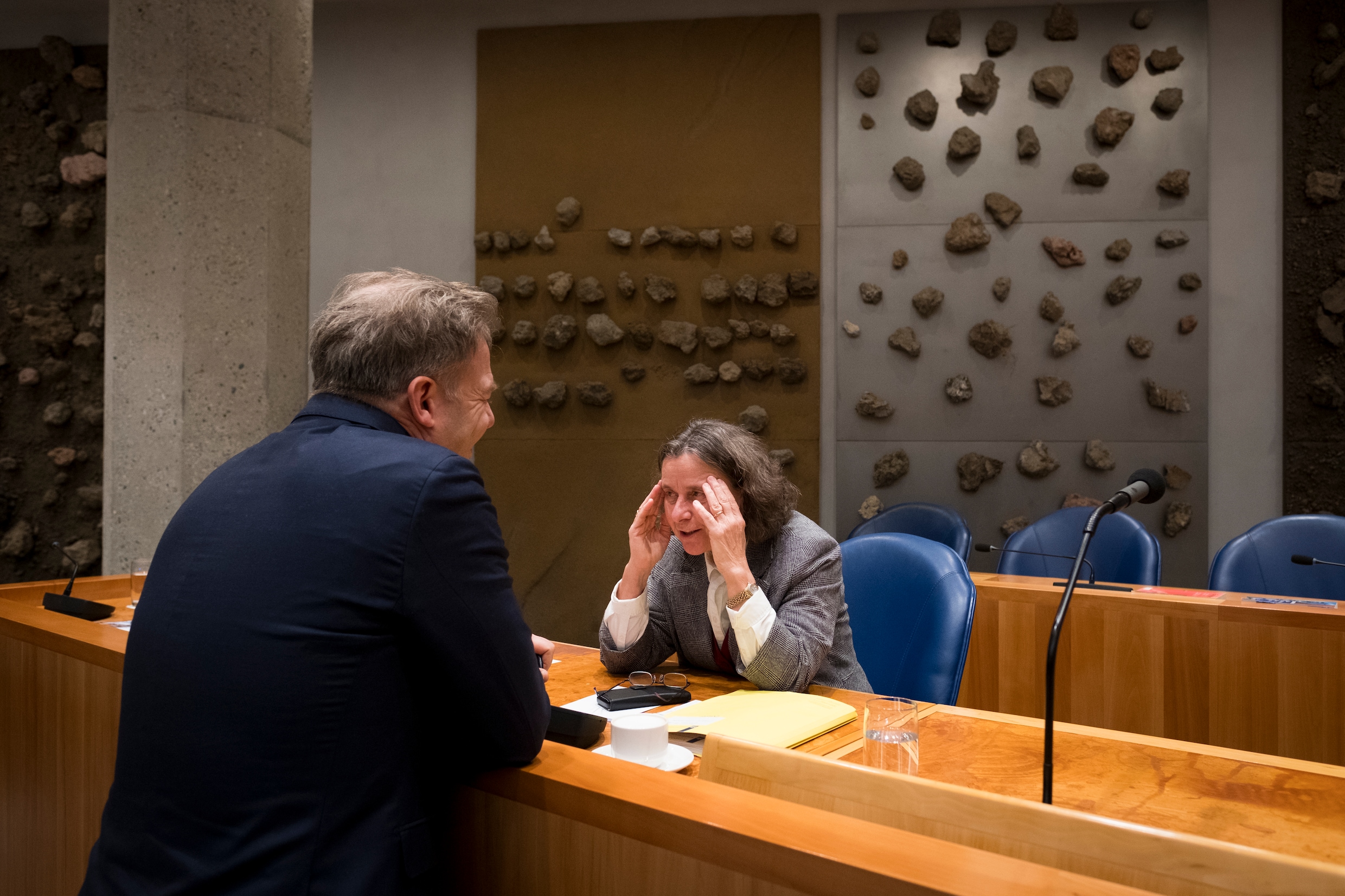 Oppositie verwijt PVV-minister Faber ‘slap verhaal’ over aanpak ... Oppositie verwijt PVV-minister Faber ‘slap verhaal’ over aanpak ...