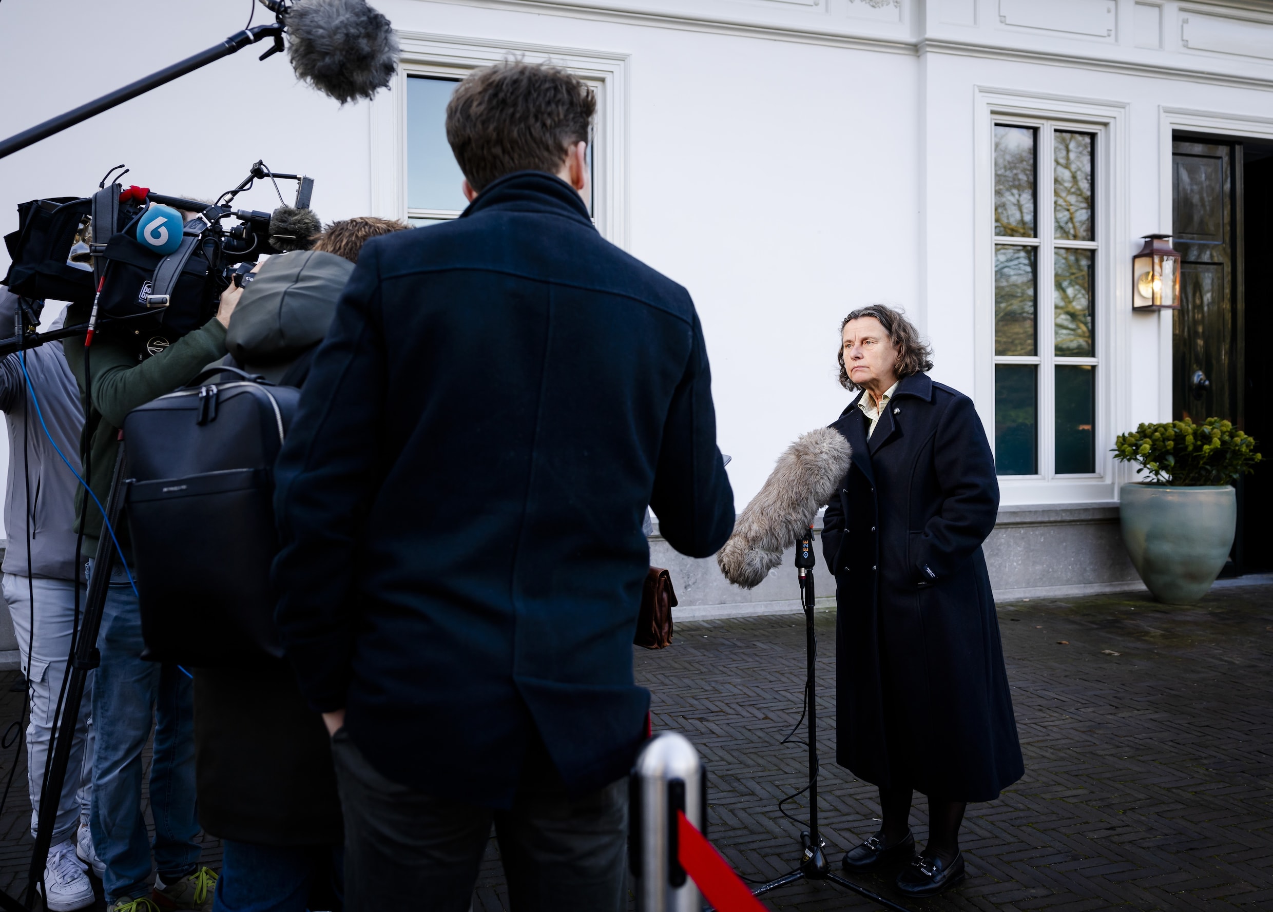 Oekraïne-uitglijder minister Faber brengt Schoof in lastig parket, Kamer hekelt haar ‘Kremlin ...